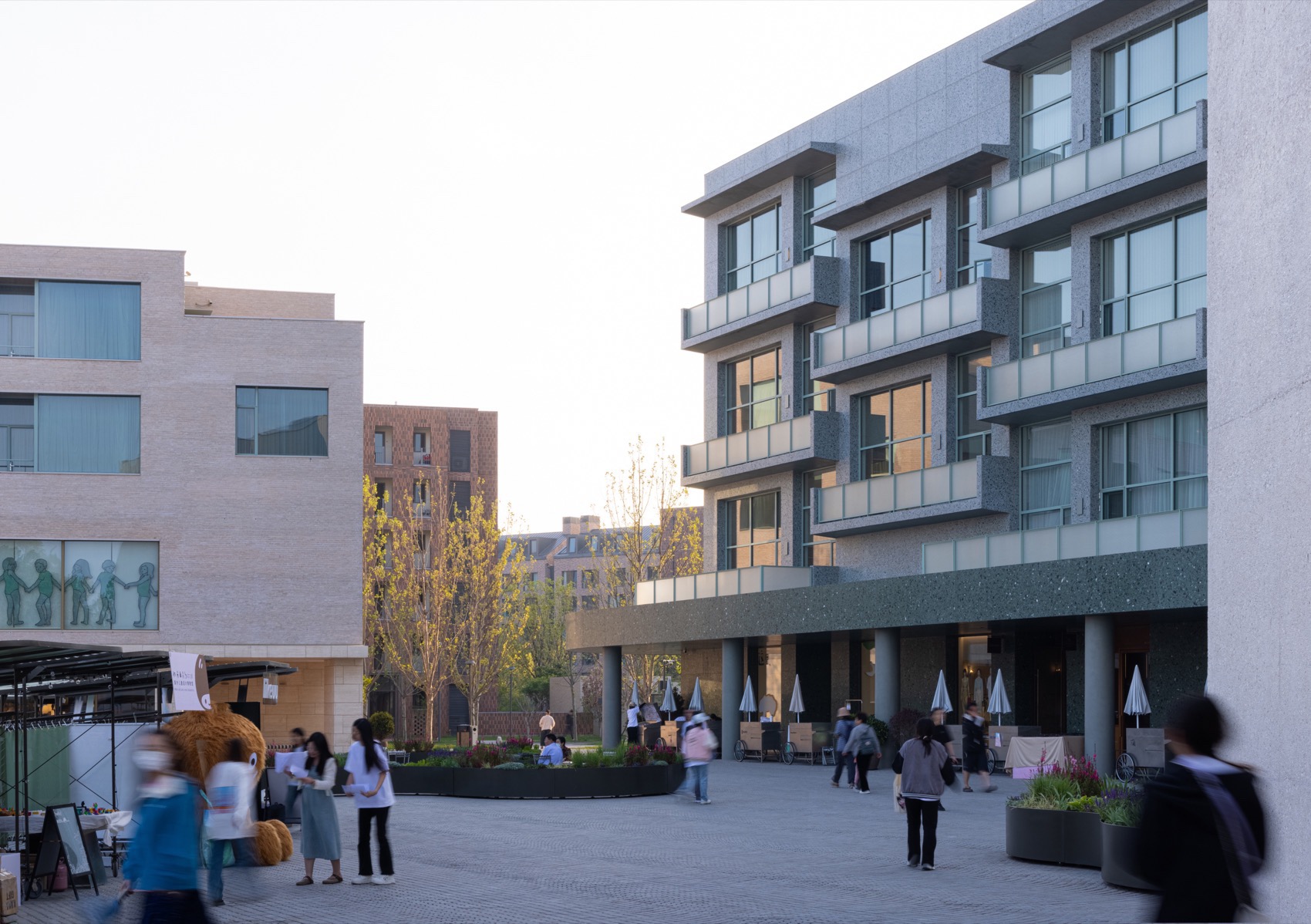 Aranya Youyi Bay Community, Mi Casa Su Casa Club Hotel, and Juanzong Apartment by genarchitects ...
