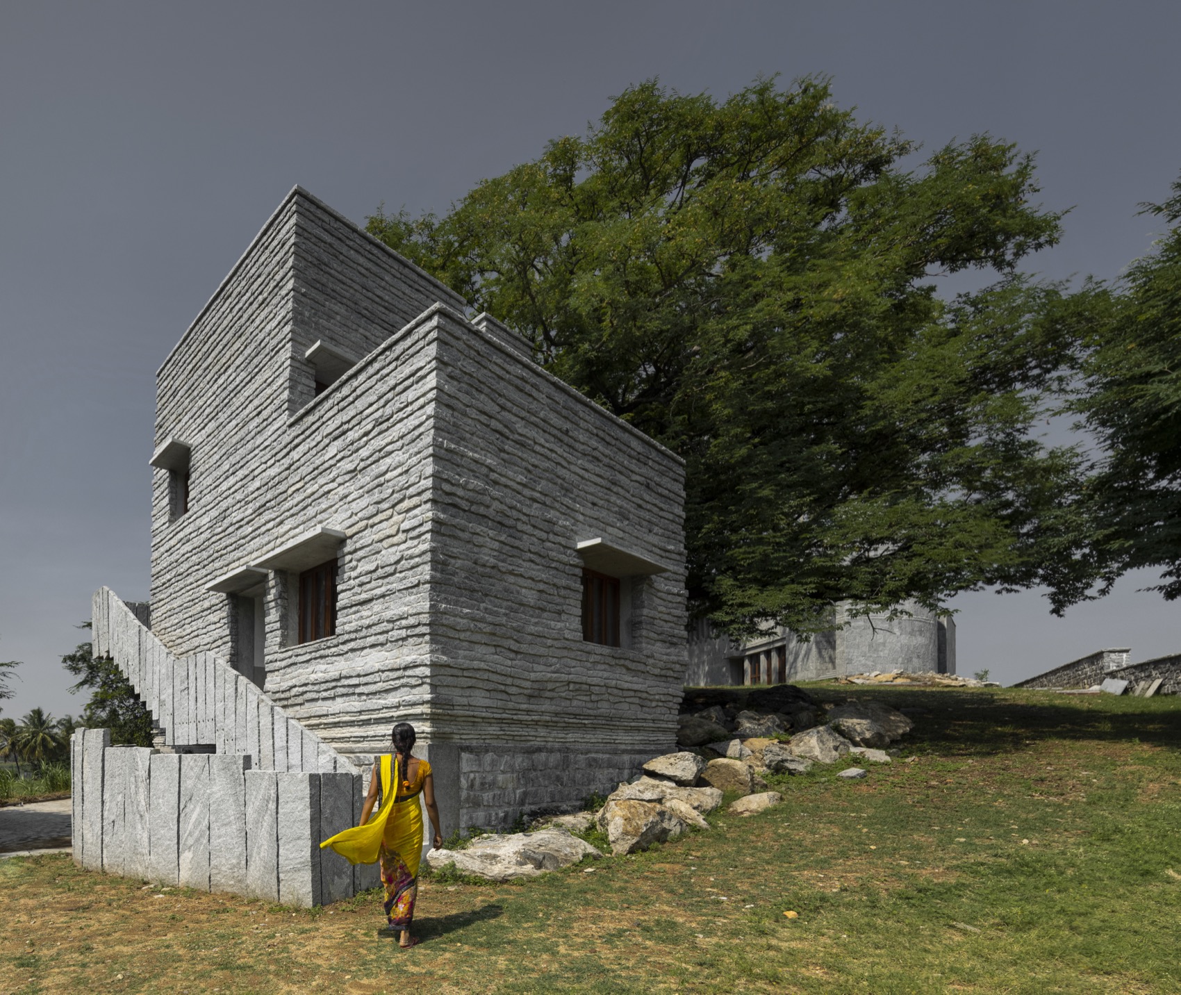 One Tree Hill by Samira Rathod Design Atelier - 谷德设计网