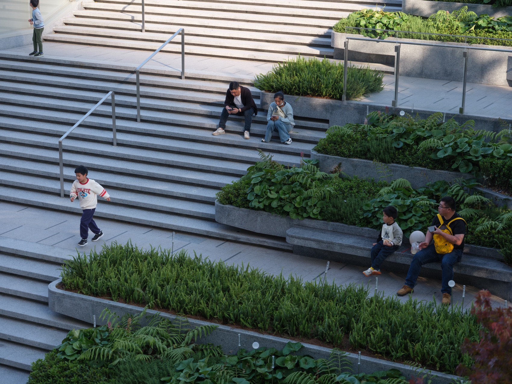 The MixC Wuxi Binhu Landscape Design by PLAND - 谷德设计网