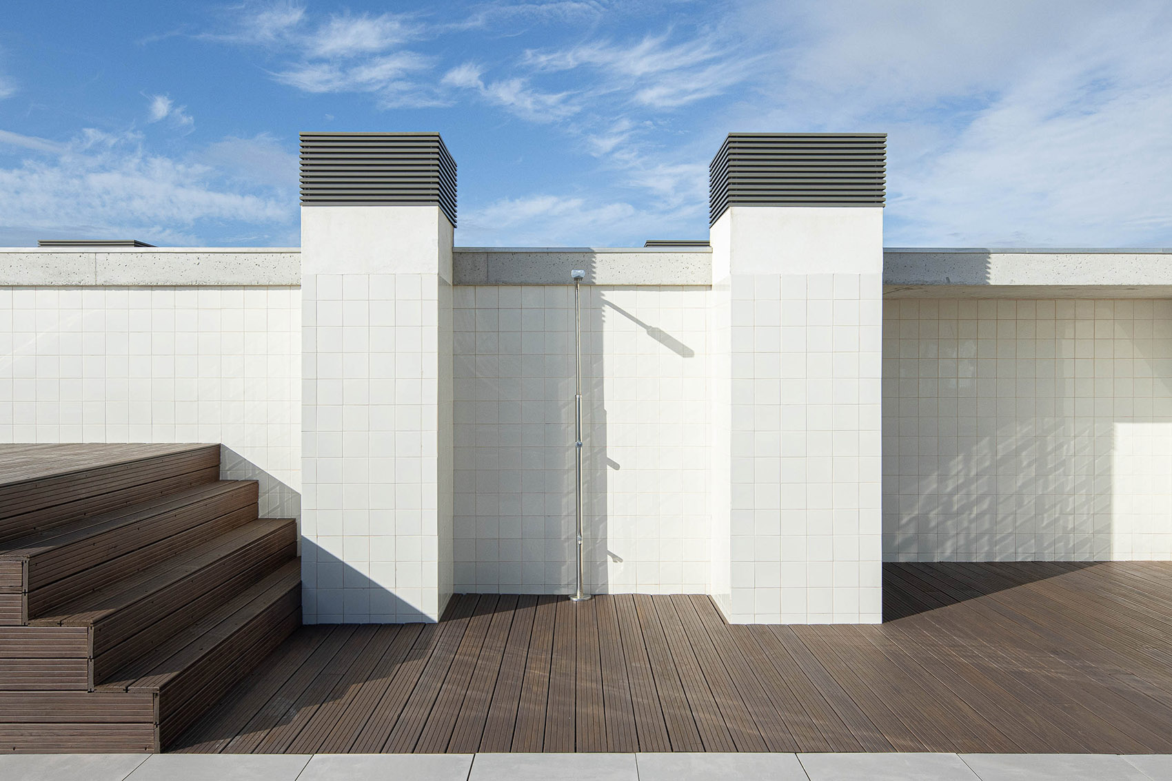 Seashore Building by Atelier d’Arquitectura Lopes da Costa - 谷德设计网