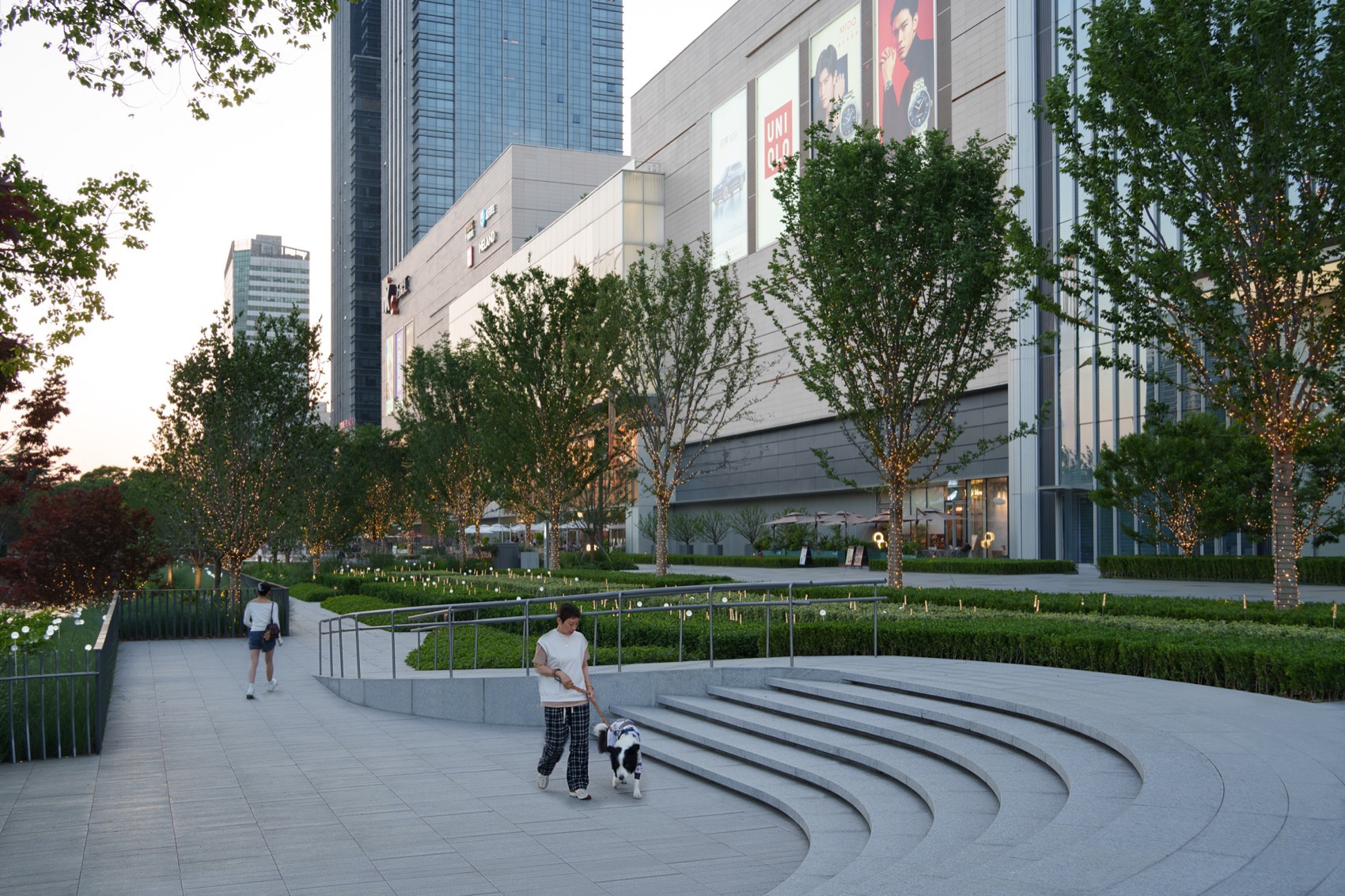 The MixC Wuxi Binhu Landscape Design by PLAND - 谷德设计网