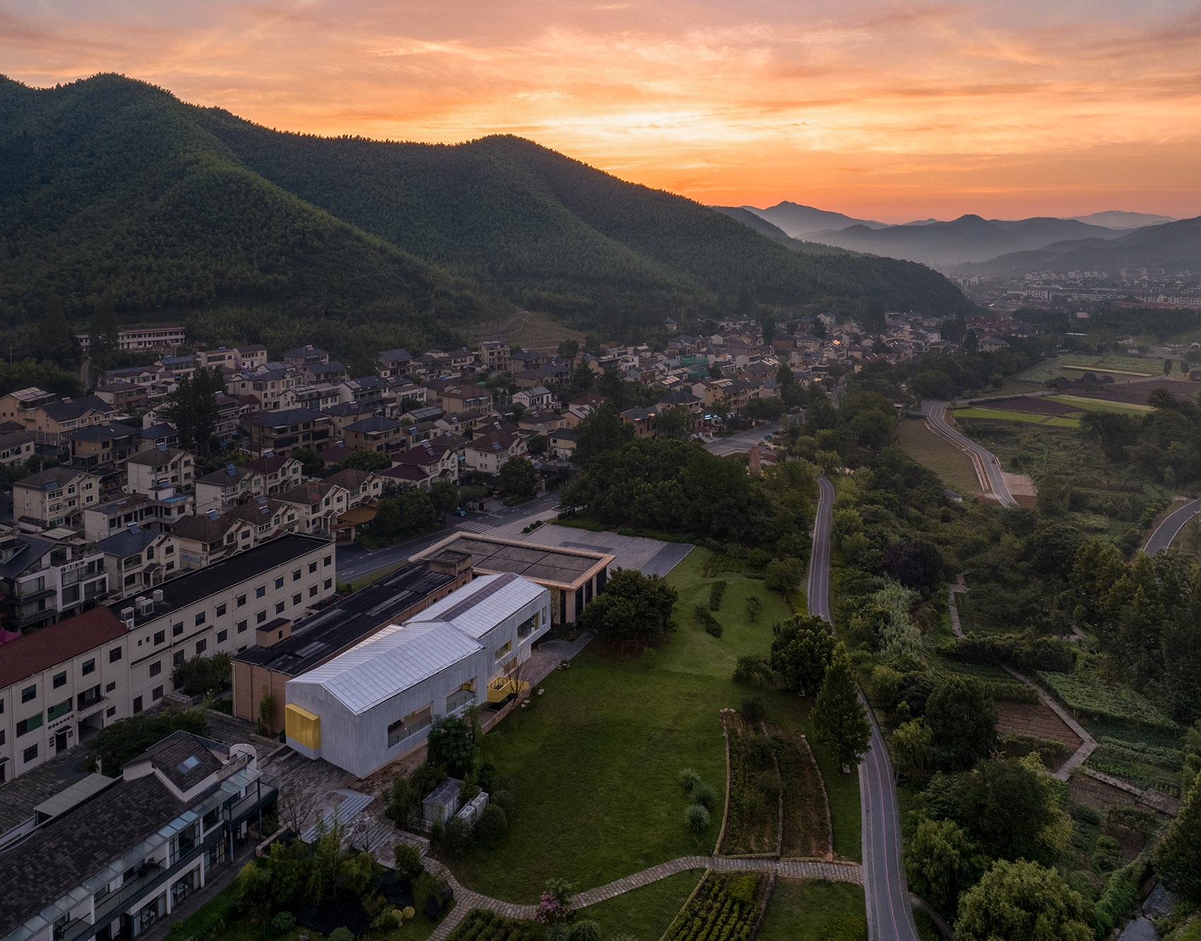 Zhejiang Green Rural Revival Program (Yucun) Pavilion by Du Chunyu team ...