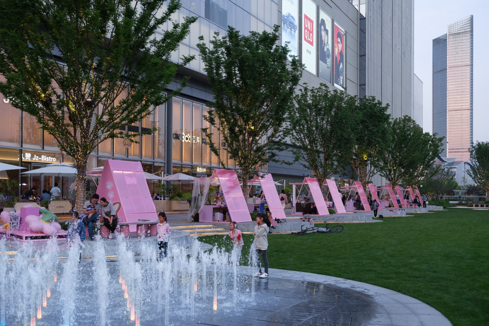 The MixC Wuxi Binhu Landscape Design by PLAND - 谷德设计网