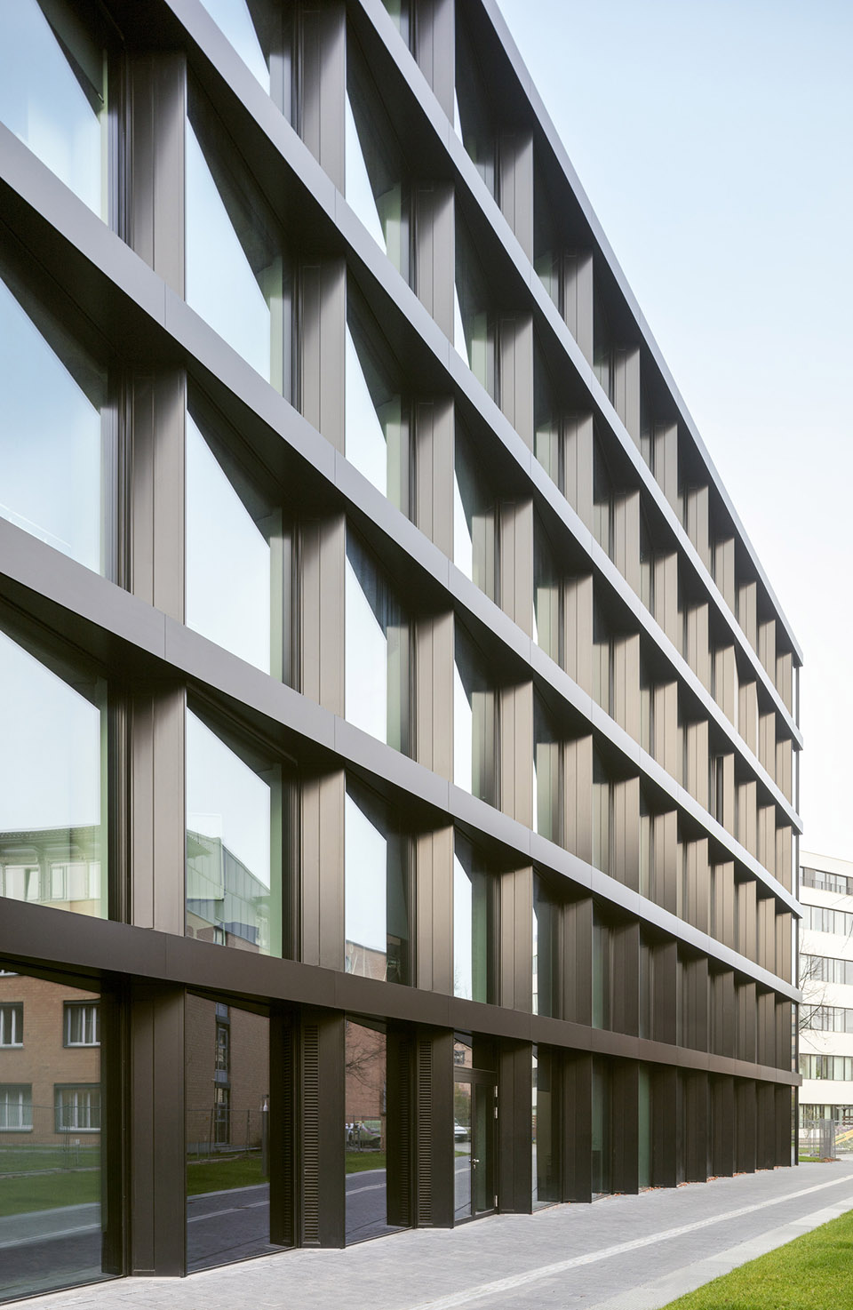 Glazed Software Factory by HENN - 谷德设计网