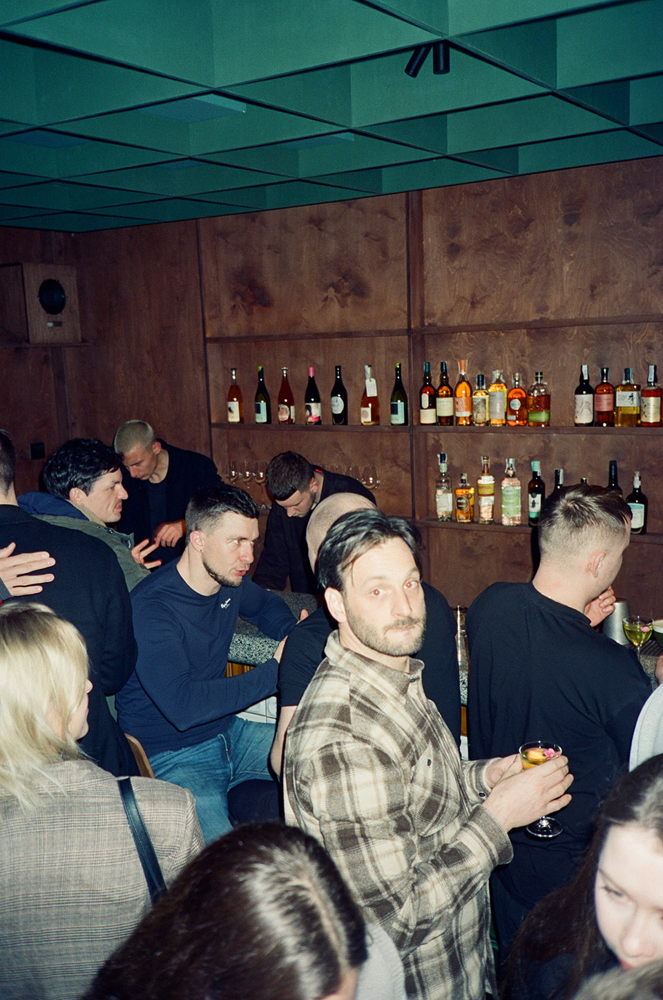 Bursa bar by Mirzoyan Studio - 谷德设计网