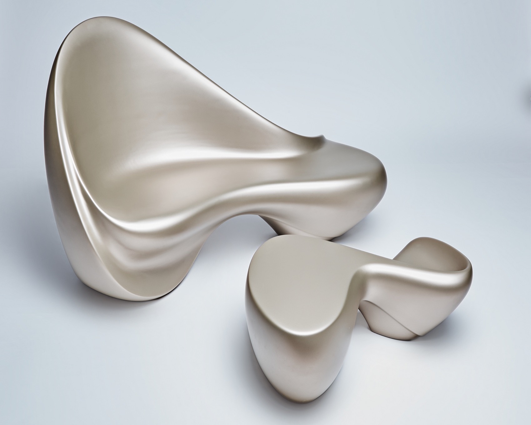 Ripple outdoor sofa and table for Serralunga by Zaha Hadid Architects ...