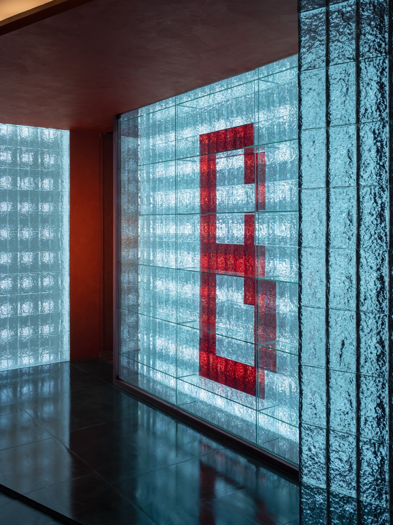 Beer & Glass Bar by Time Corner Space Design - 谷德设计网