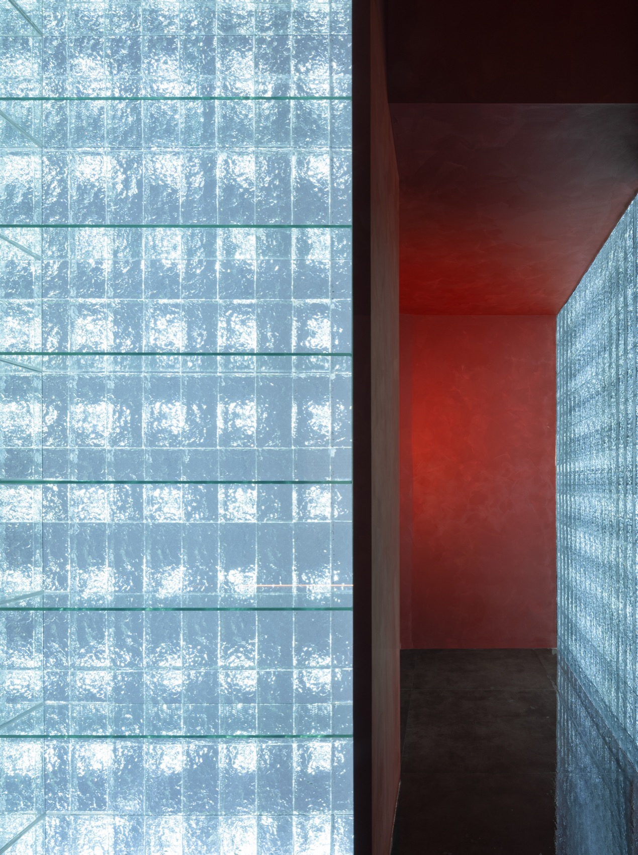 Beer & Glass Bar by Time Corner Space Design - 谷德设计网