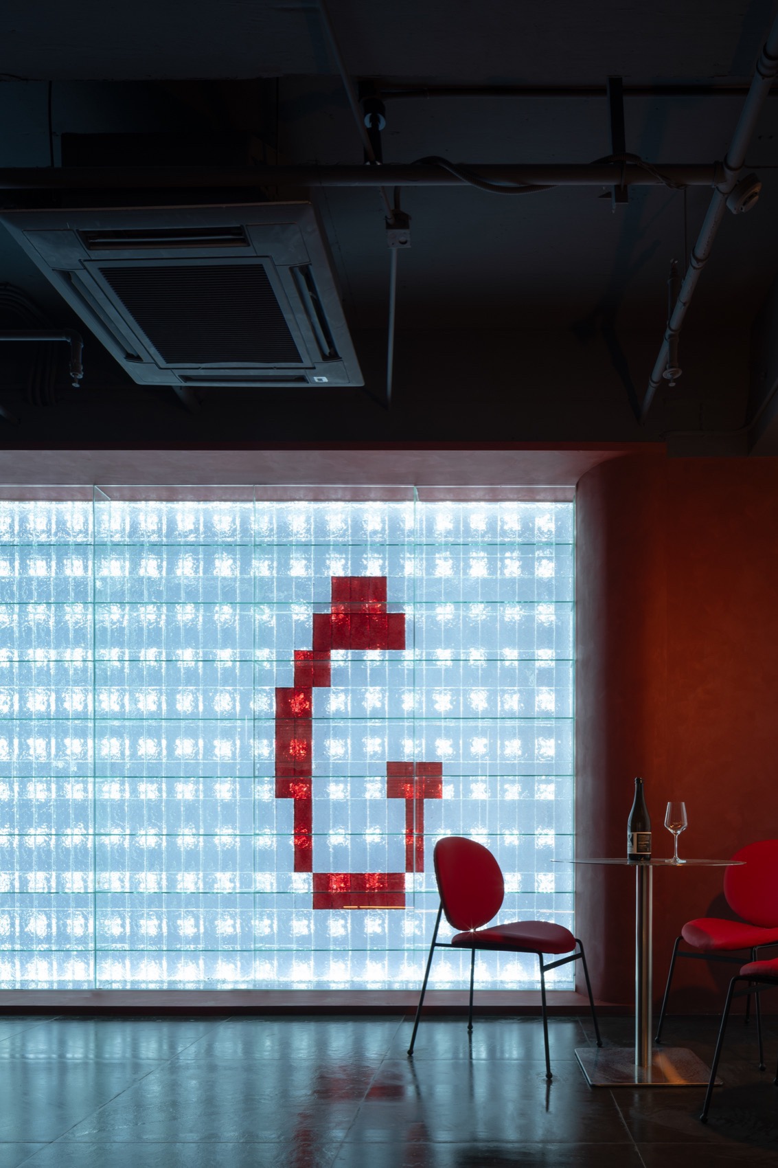 Beer & Glass Bar by Time Corner Space Design - 谷德设计网