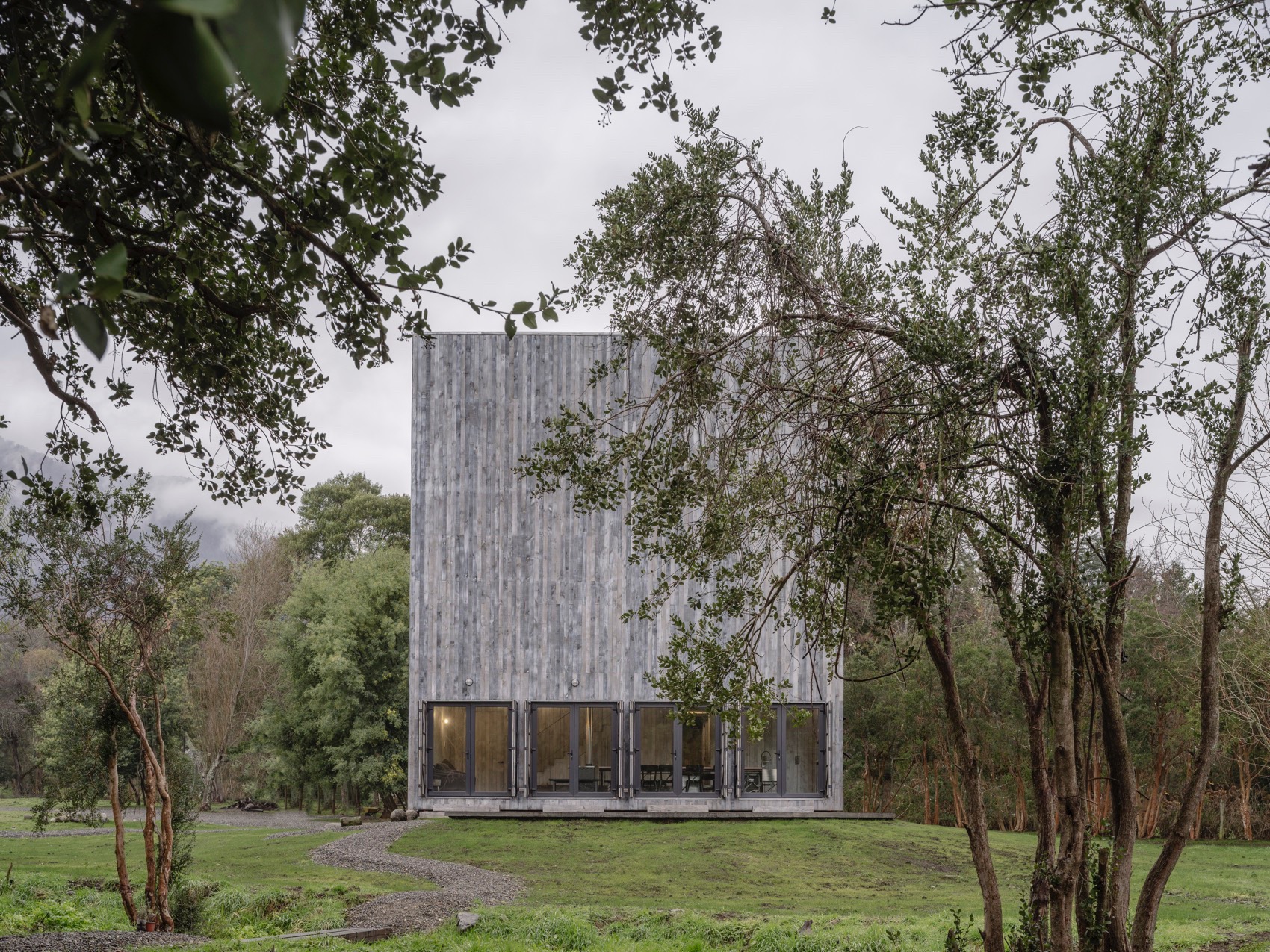 HUMO HOUSE by Iván Bravo architects - 谷德设计网