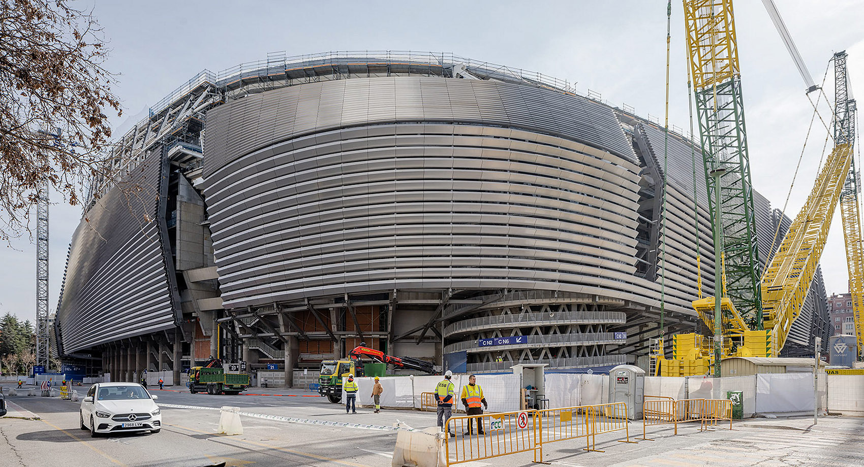 The conversion of the Santiago Bernabéu stadium by gmp - 谷德设计网