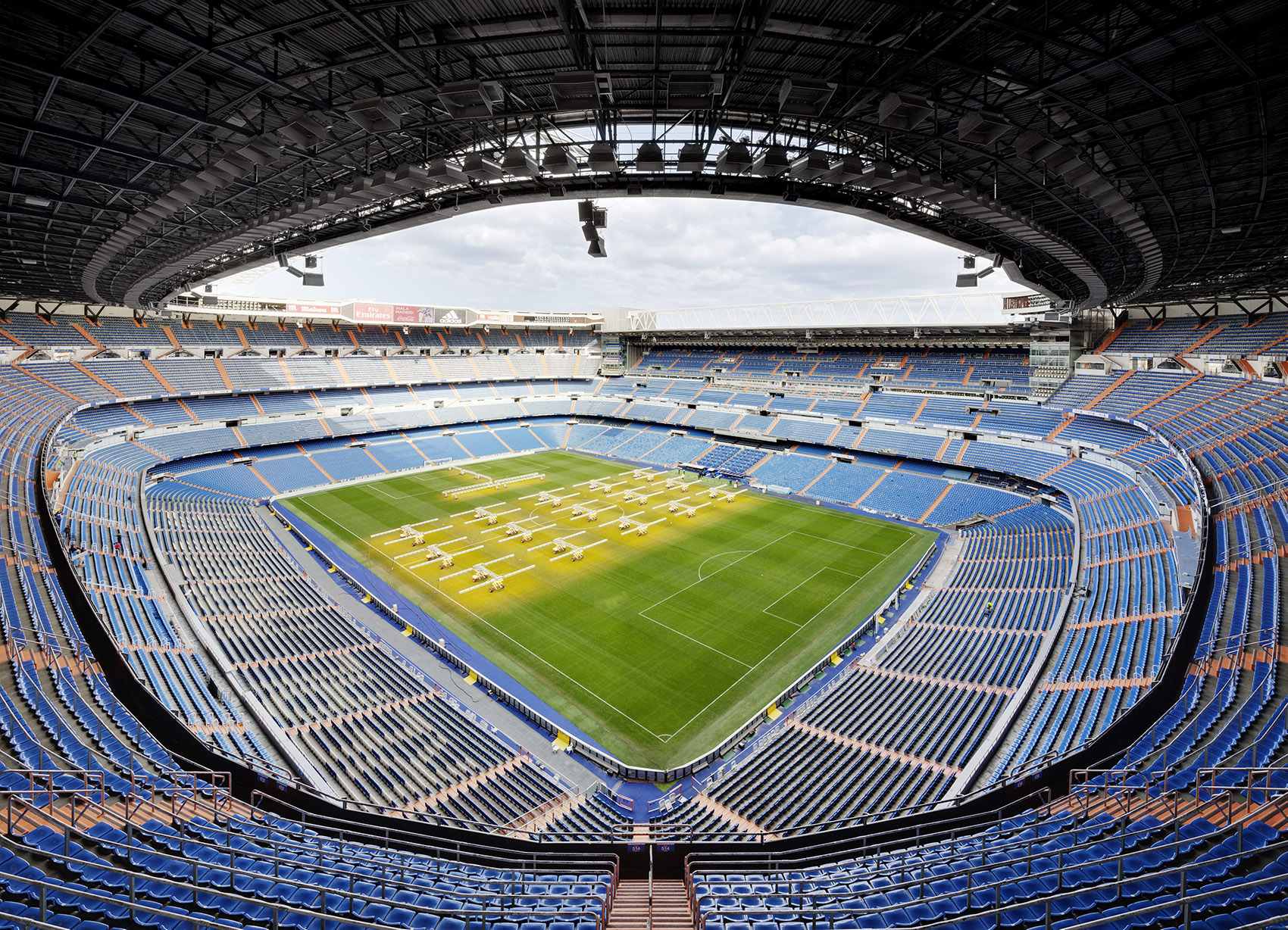The conversion of the Santiago Bernabéu stadium by gmp - 谷德设计网