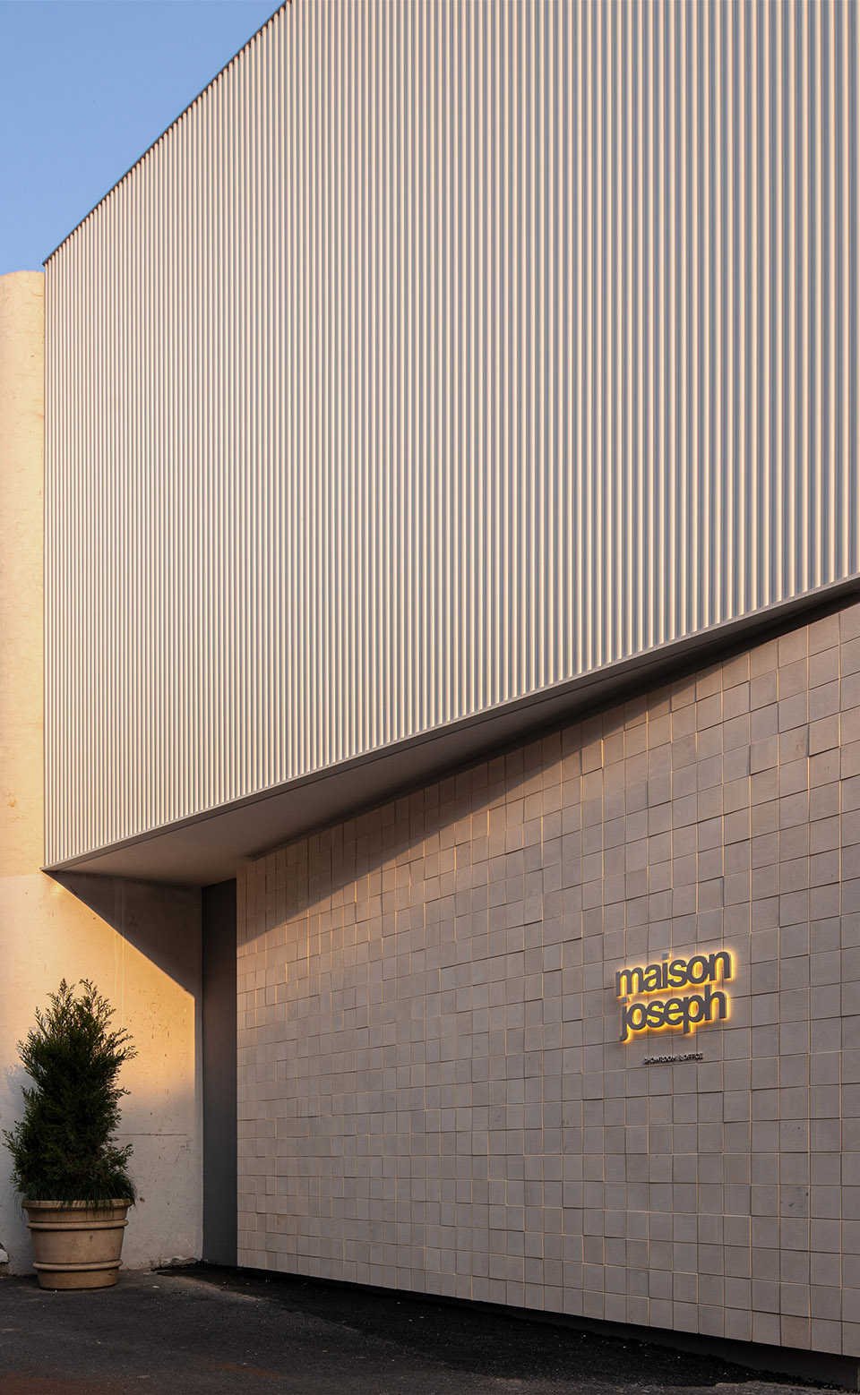Maison Joseph flagship Store in Binjiang by Sens Architects - 谷德设计网