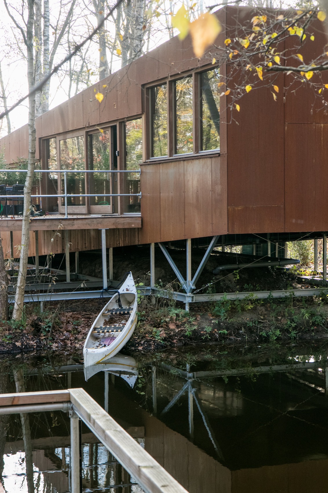 Steel House by GetAway Projects - 谷德设计网