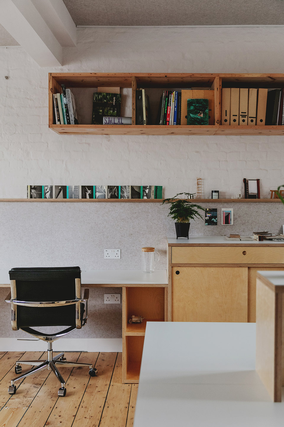 One and a Half CoWorking Studio by Trellik Design Studio - 谷德设计网