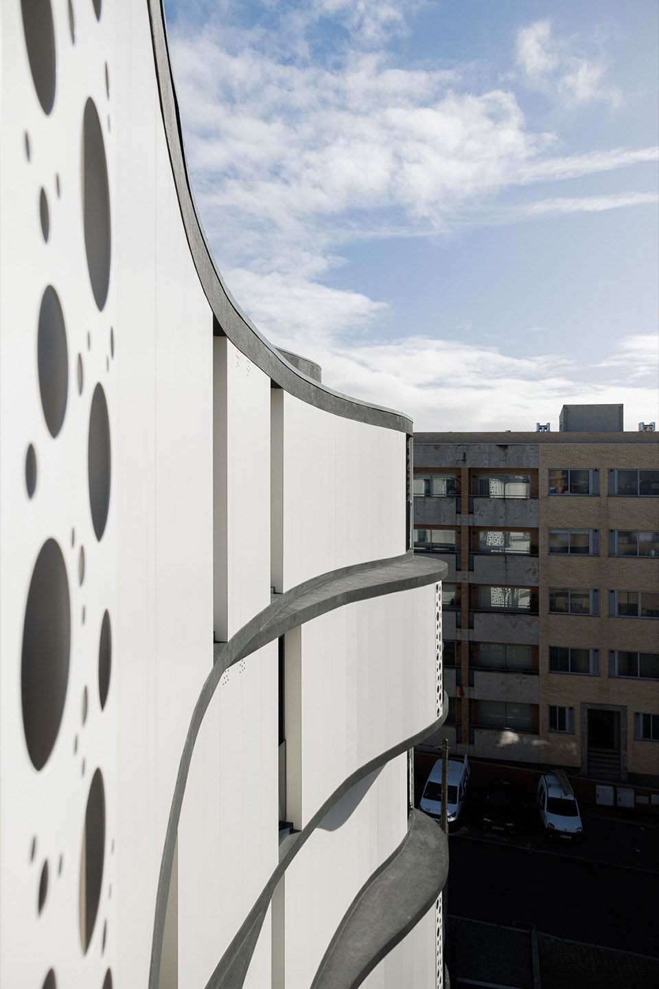 Sense 100 Building by Sandra Micaela Casinha architects - 谷德设计网