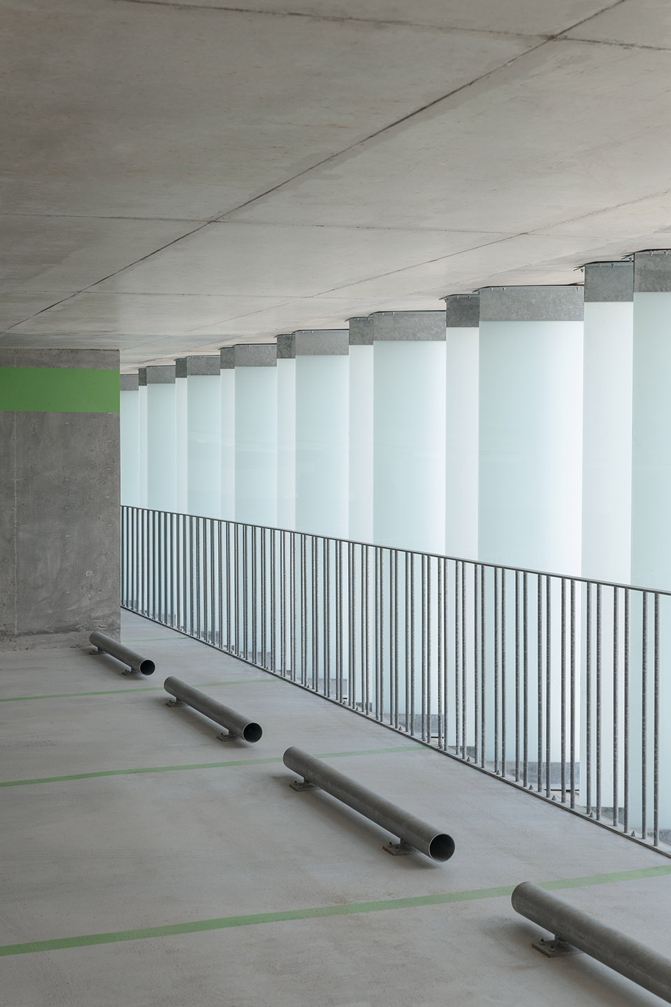 Park and ride and bus station by ateliers O-S architectes - 谷德设计网