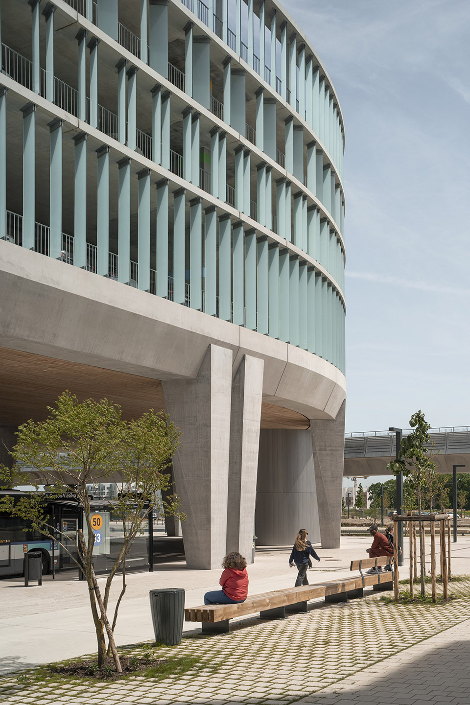 Park and ride and bus station by ateliers O-S architectes - 谷德设计网