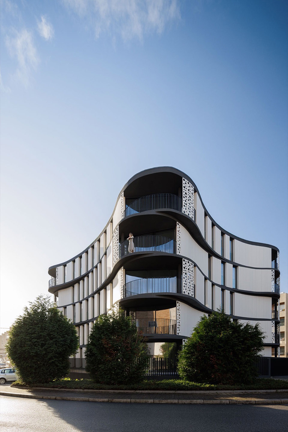 Sense 100 Building by Sandra Micaela Casinha architects - 谷德设计网