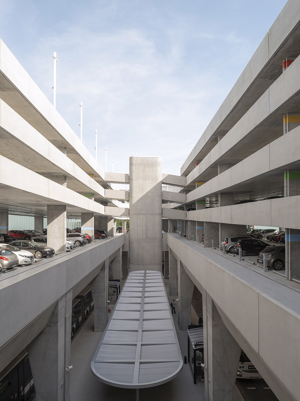 Park and ride and bus station by ateliers O-S architectes - 谷德设计网