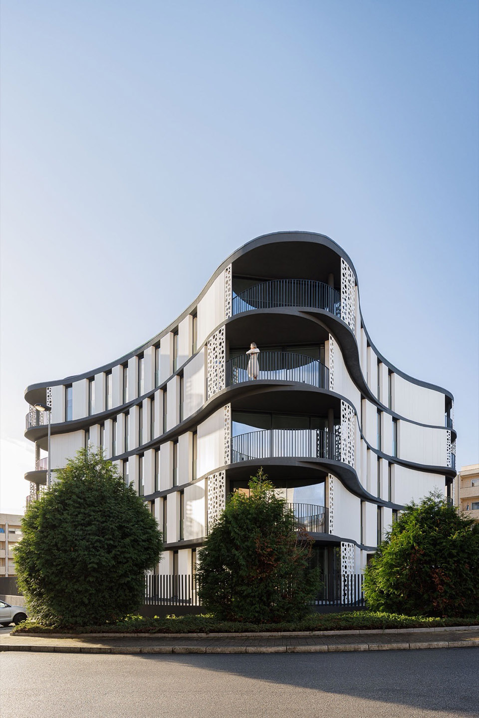 Sense 100 Building by Sandra Micaela Casinha architects - 谷德设计网