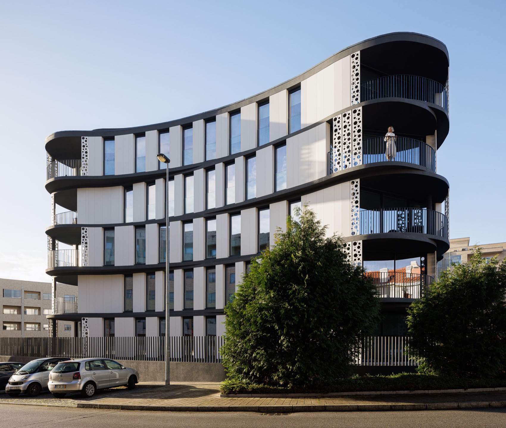 Sense 100 Building by Sandra Micaela Casinha architects - 谷德设计网