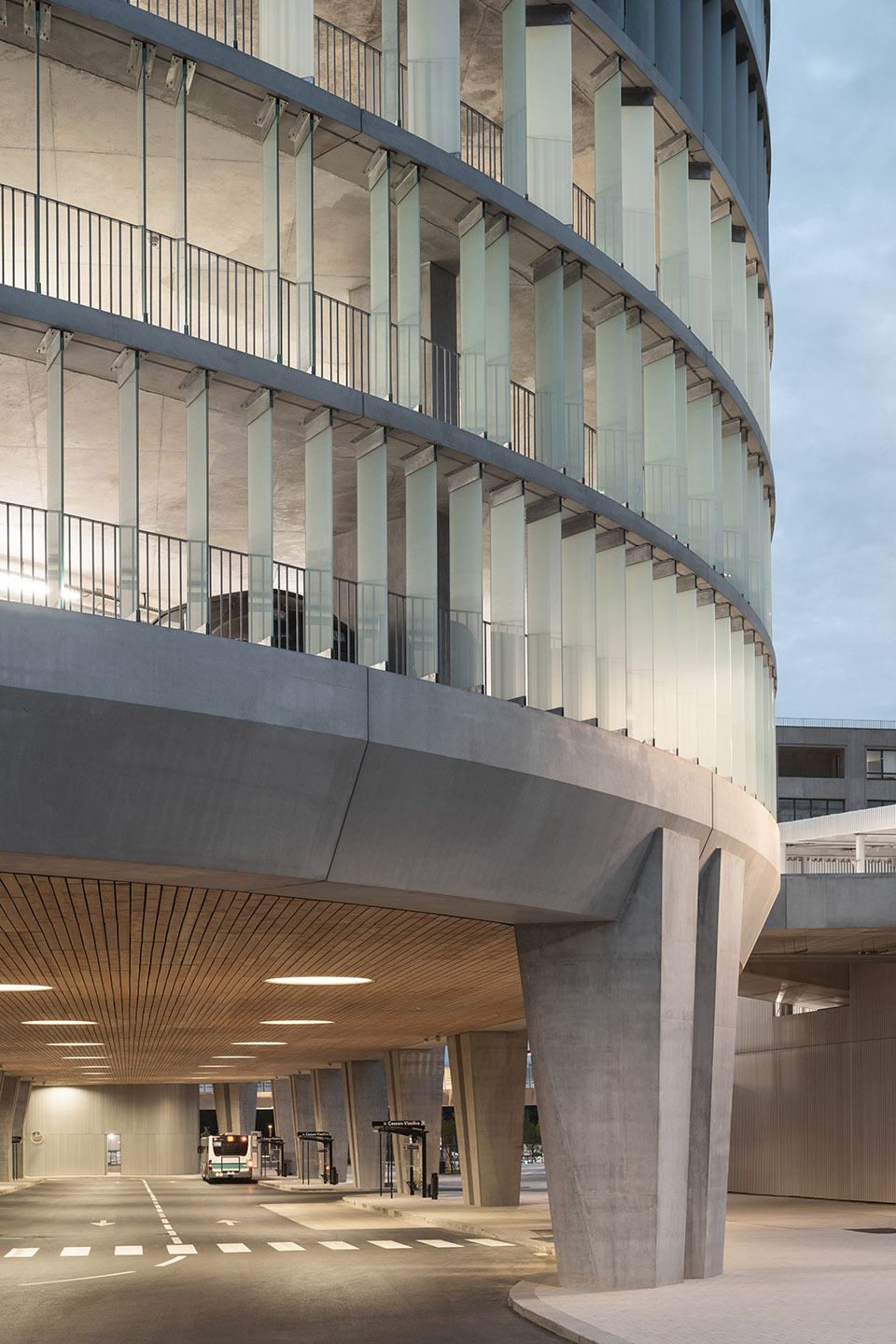 Park and ride and bus station by ateliers O-S architectes - 谷德设计网