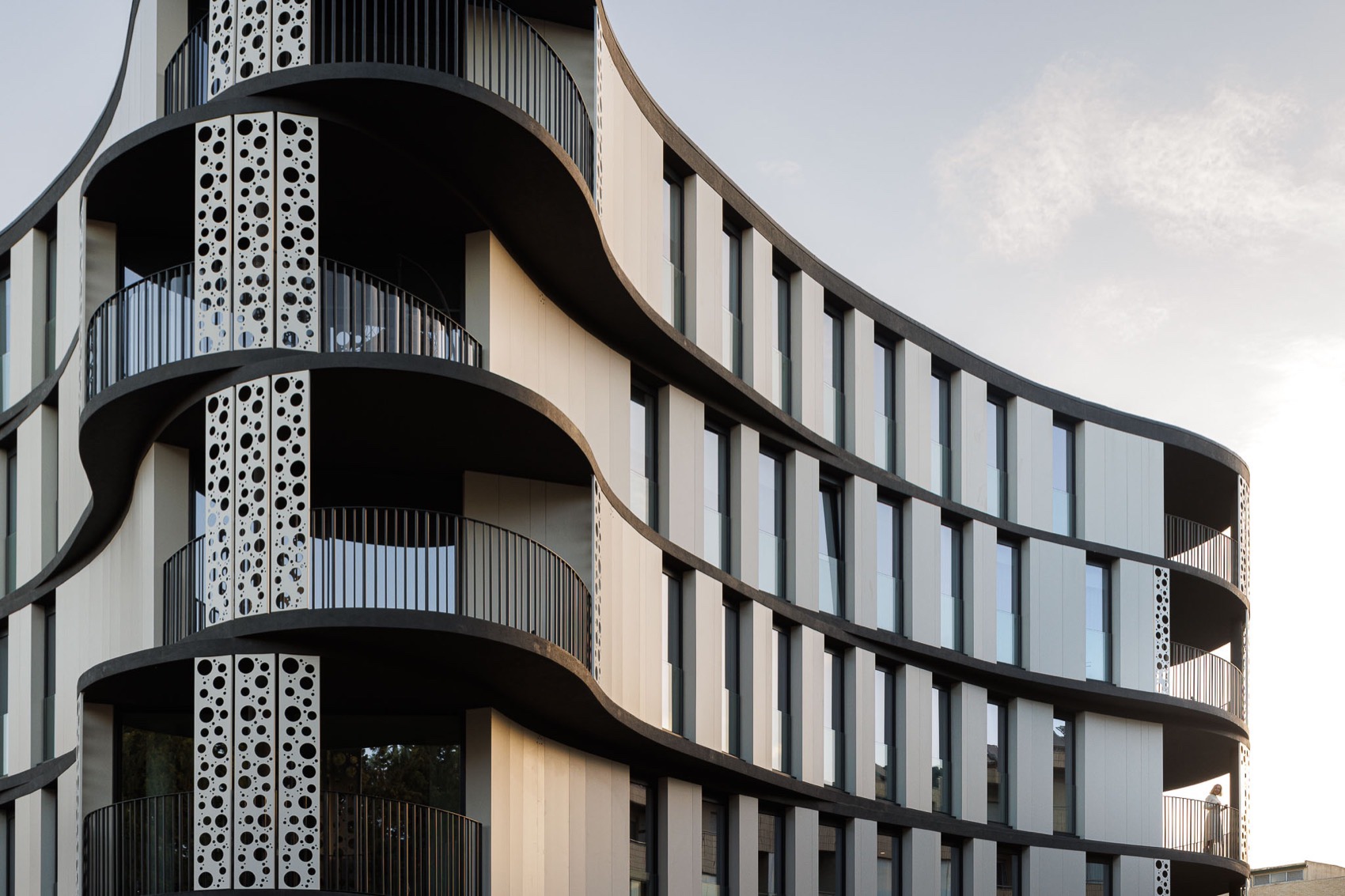 Sense 100 Building by Sandra Micaela Casinha architects - 谷德设计网