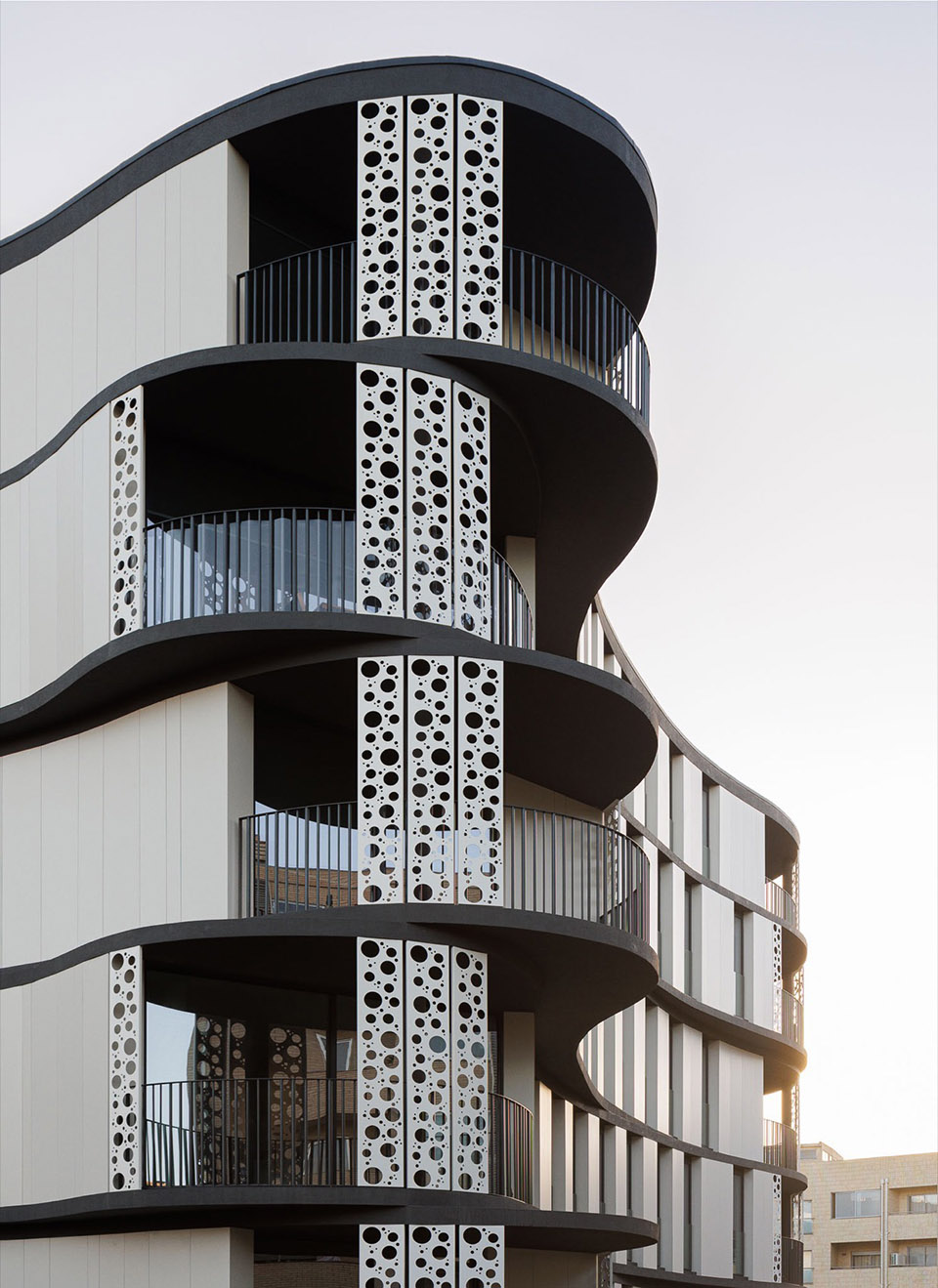 Sense 100 Building by Sandra Micaela Casinha architects - 谷德设计网