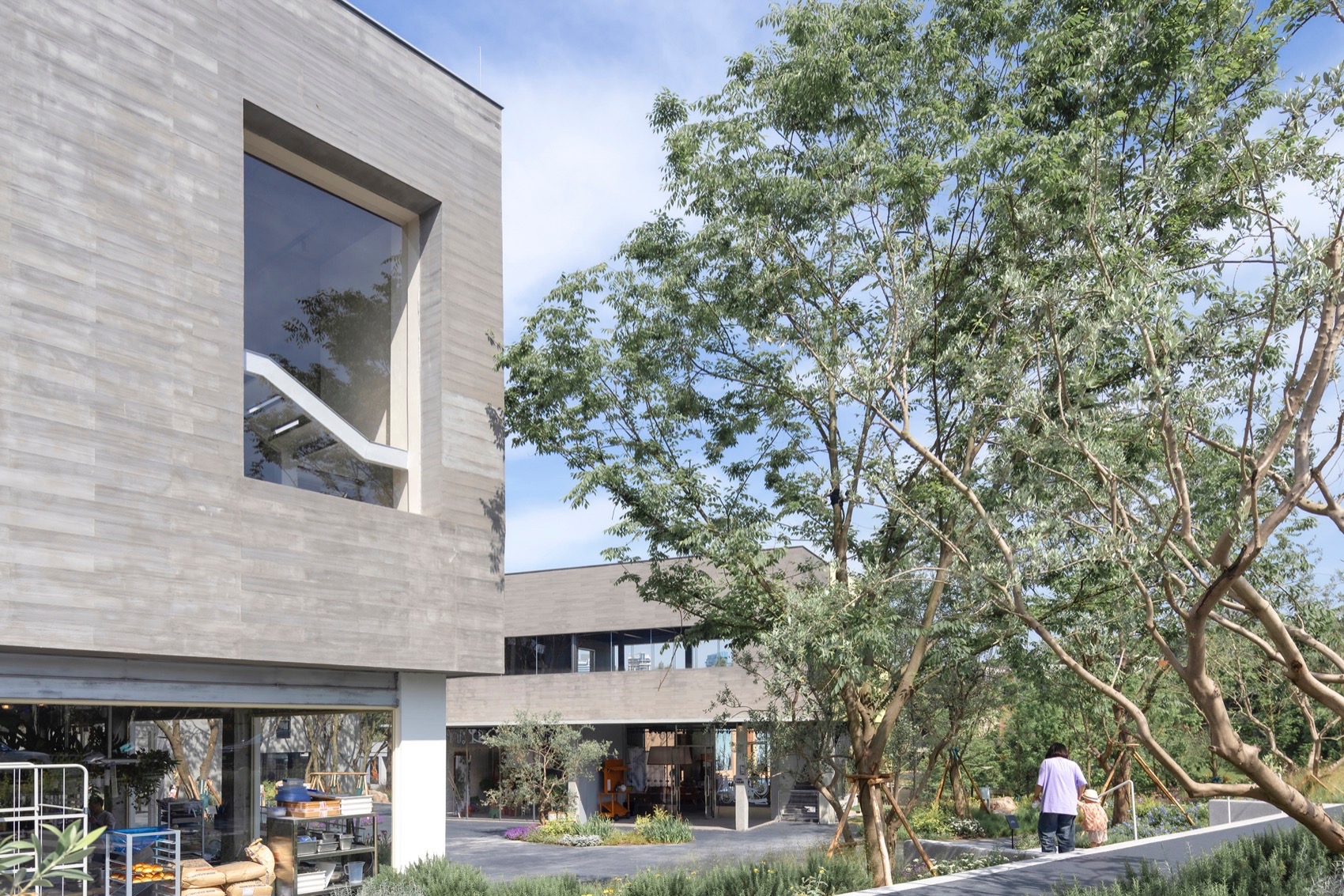 The Luxe Lakes CPI Island Commercial Renewal by VARI Design - 谷德设计网