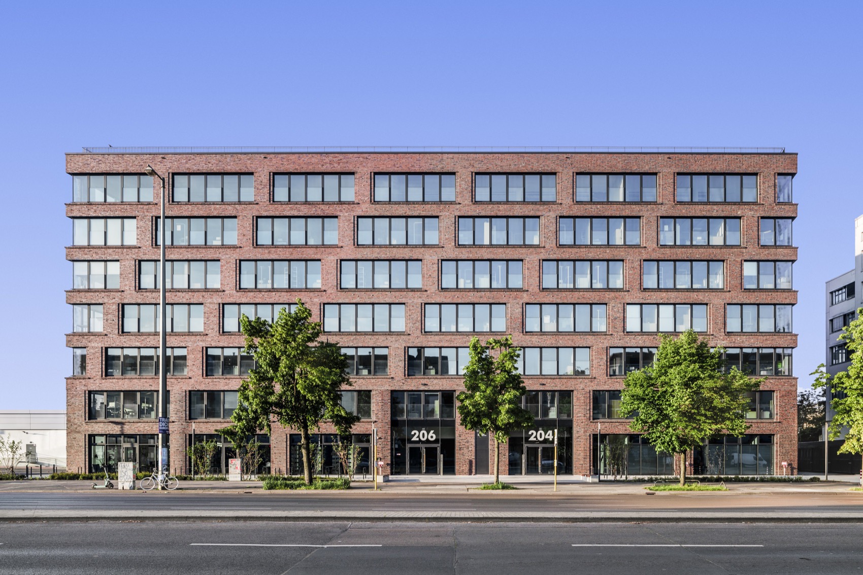 FA 206 Office Building by TCHOBAN VOSS Architekten - 谷德设计网
