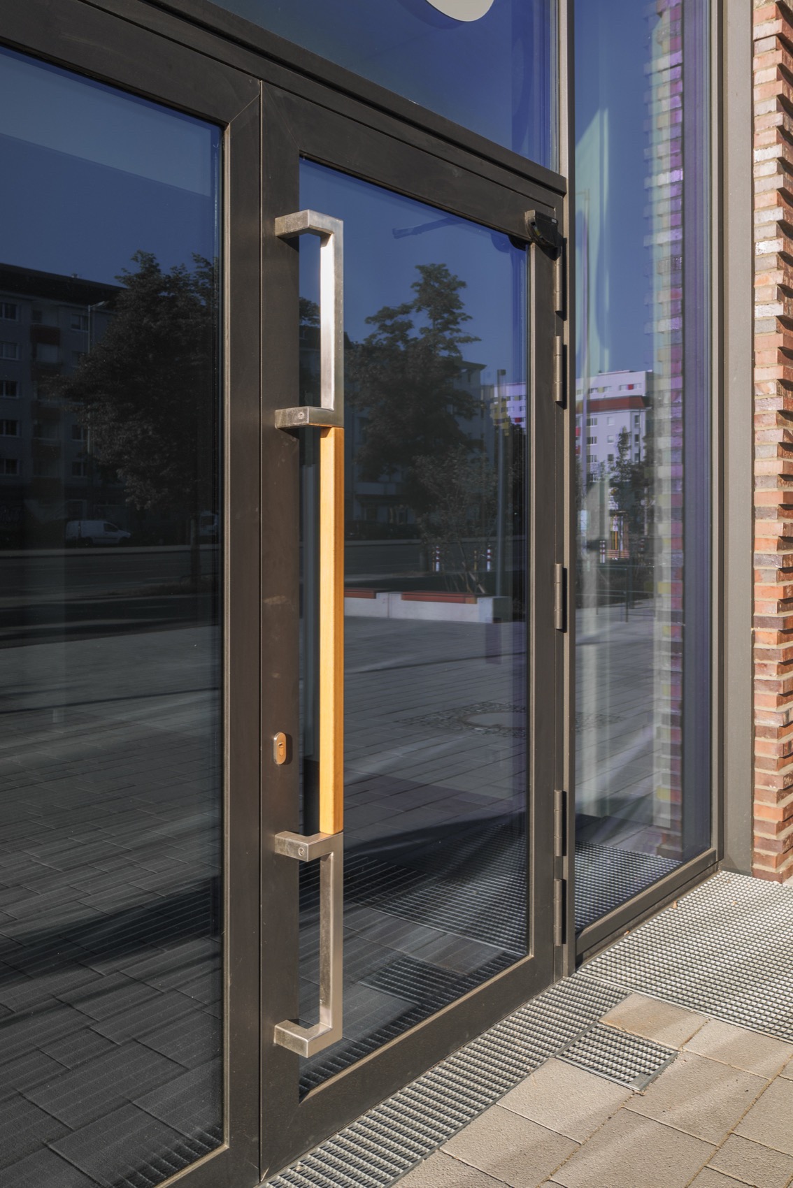 FA 206 Office Building by TCHOBAN VOSS Architekten - 谷德设计网