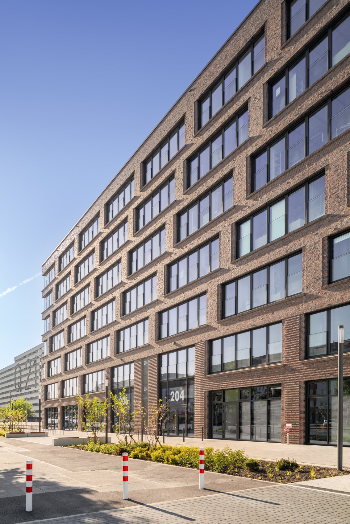 FA 206 Office Building by TCHOBAN VOSS Architekten - 谷德设计网