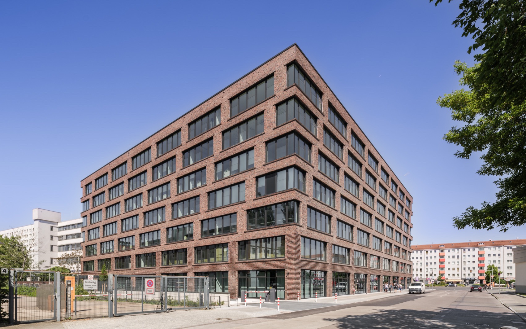 FA 206 Office Building by TCHOBAN VOSS Architekten - 谷德设计网