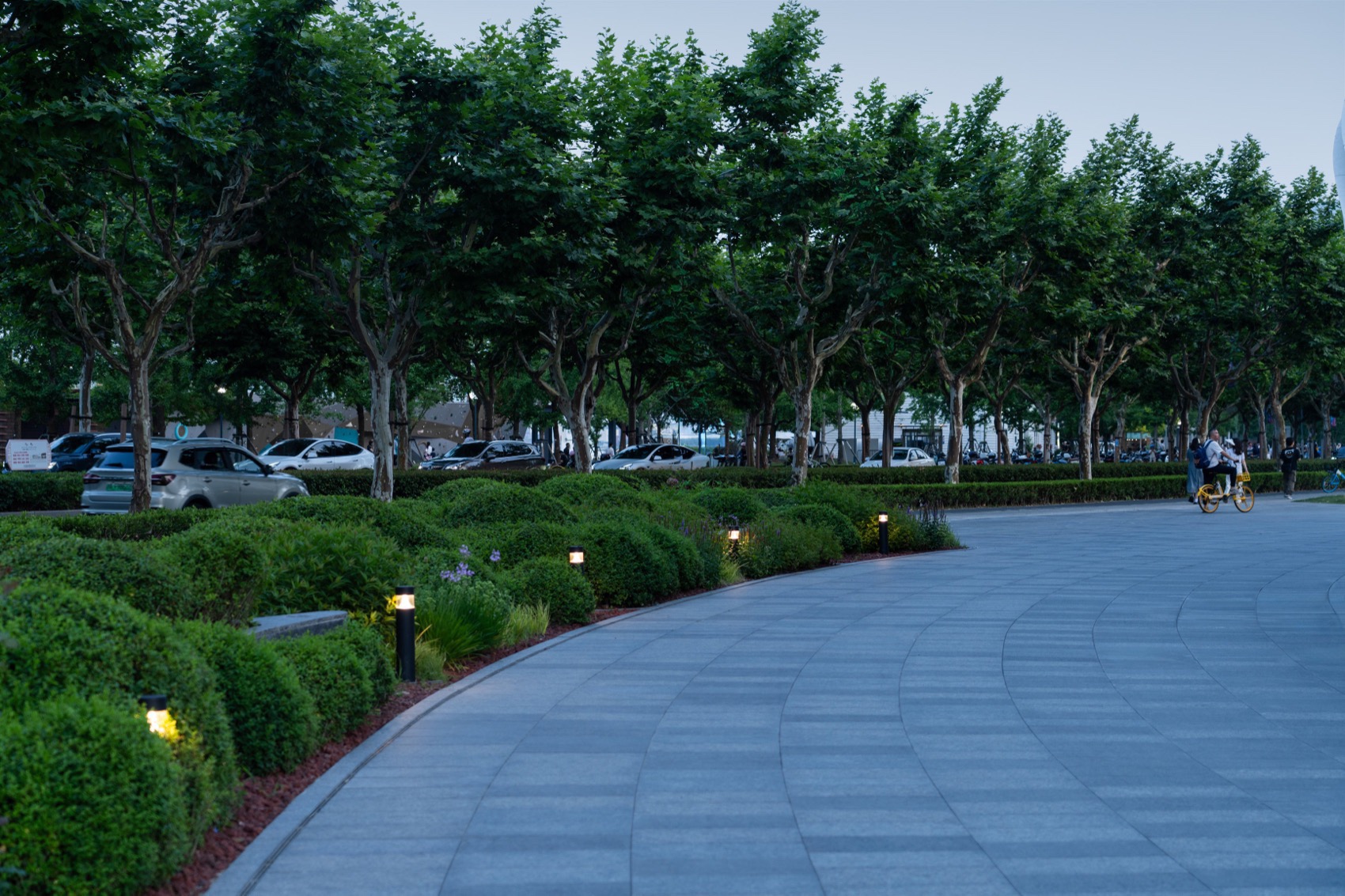 West Bund Orbit Landscape design by THLA - 谷德设计网