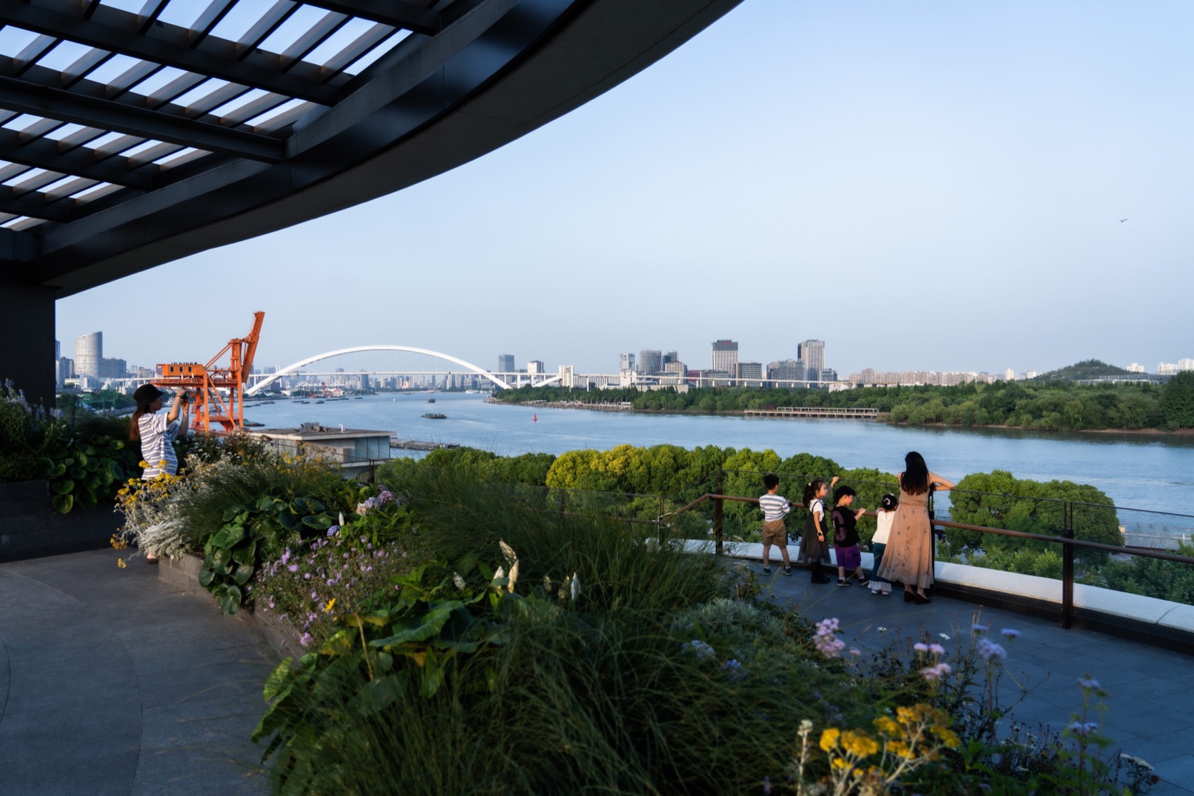 West Bund Orbit Landscape design by THLA - 谷德设计网