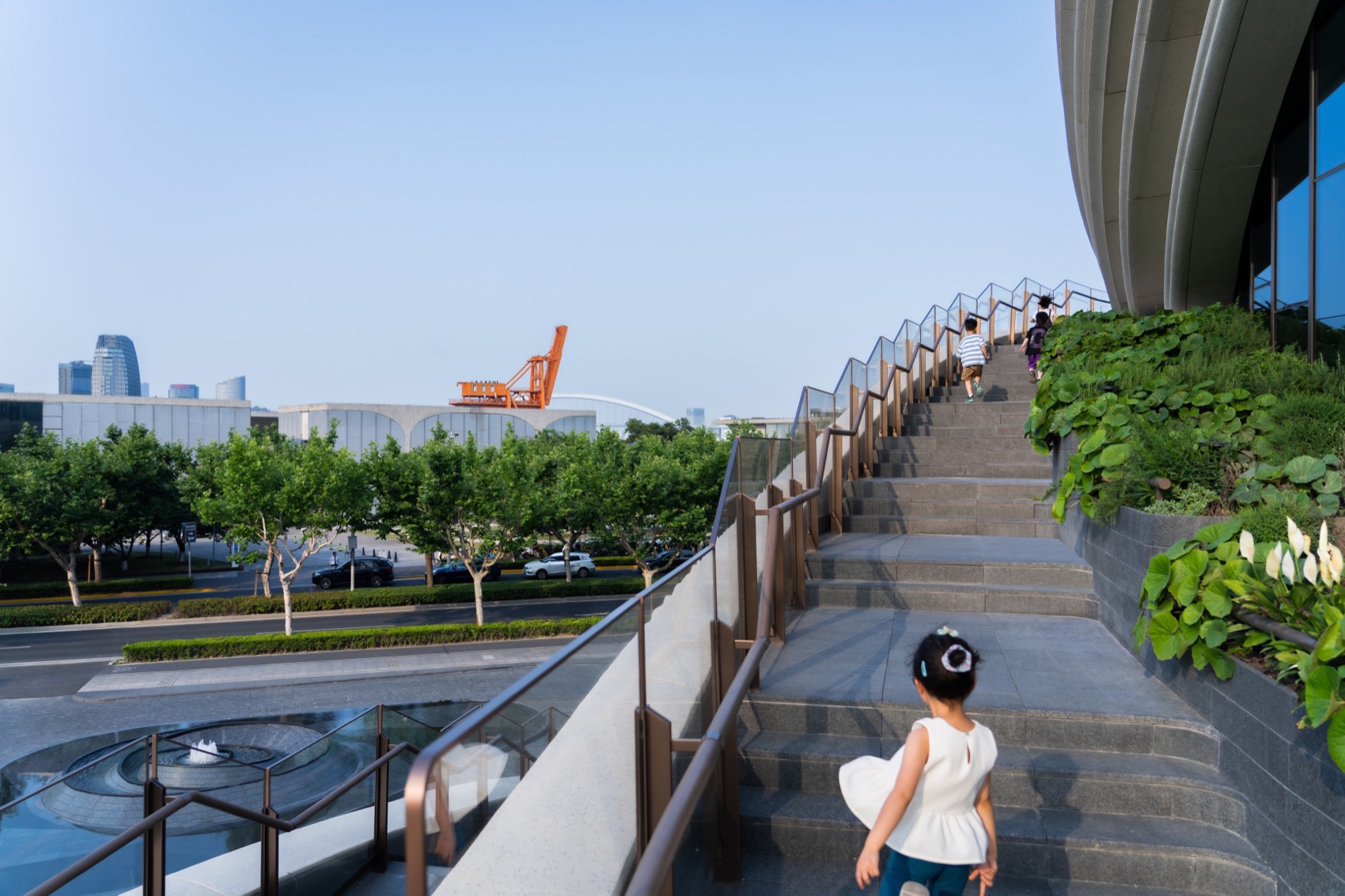 West Bund Orbit Landscape design by THLA - 谷德设计网