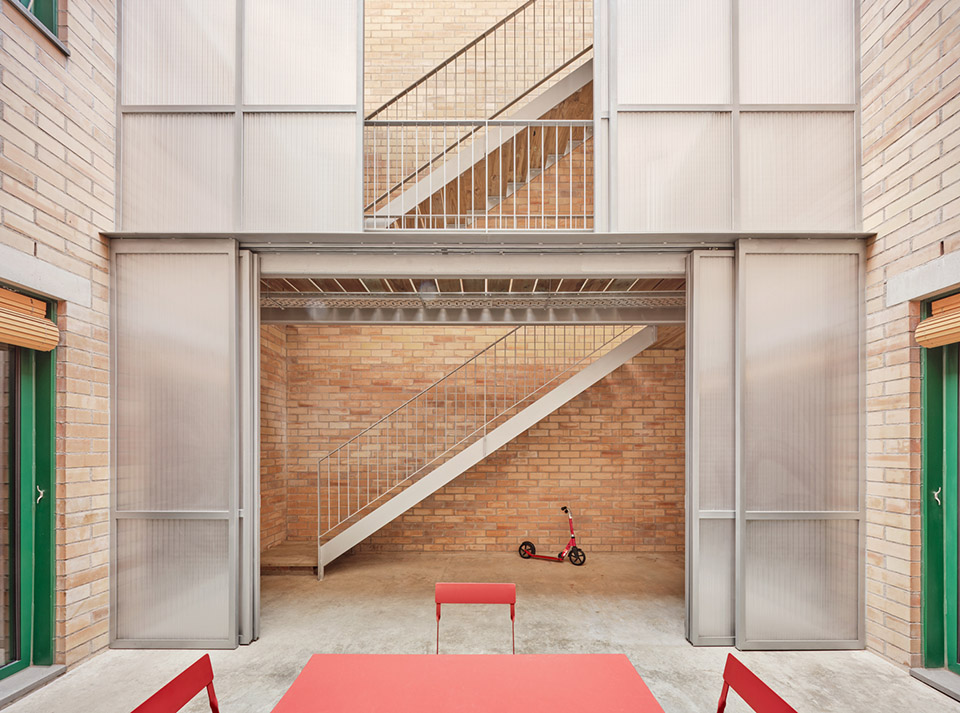 103RAV -New row house in Sabadell by Vallribera Noray Arquitectes - 谷德设计网