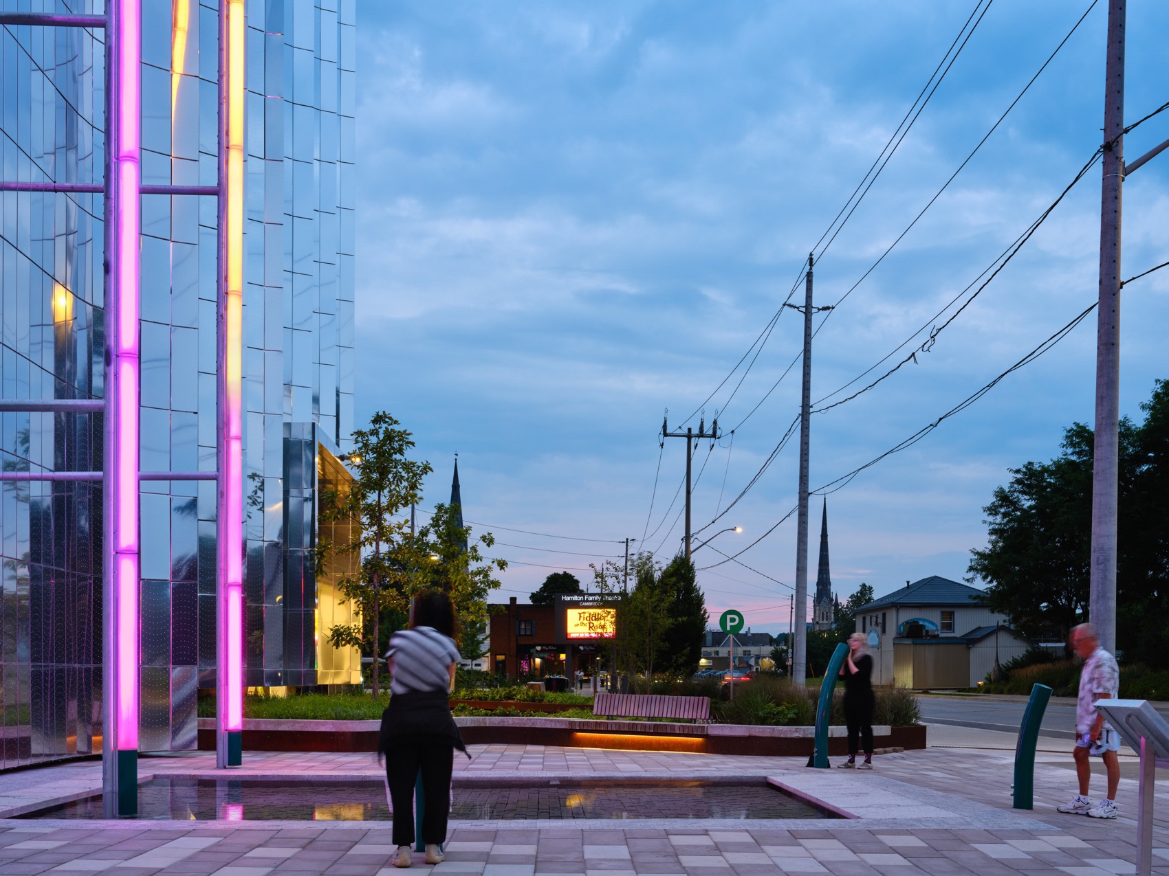 “Hello, Hello” Installation by Daily tous les jours - 谷德设计网