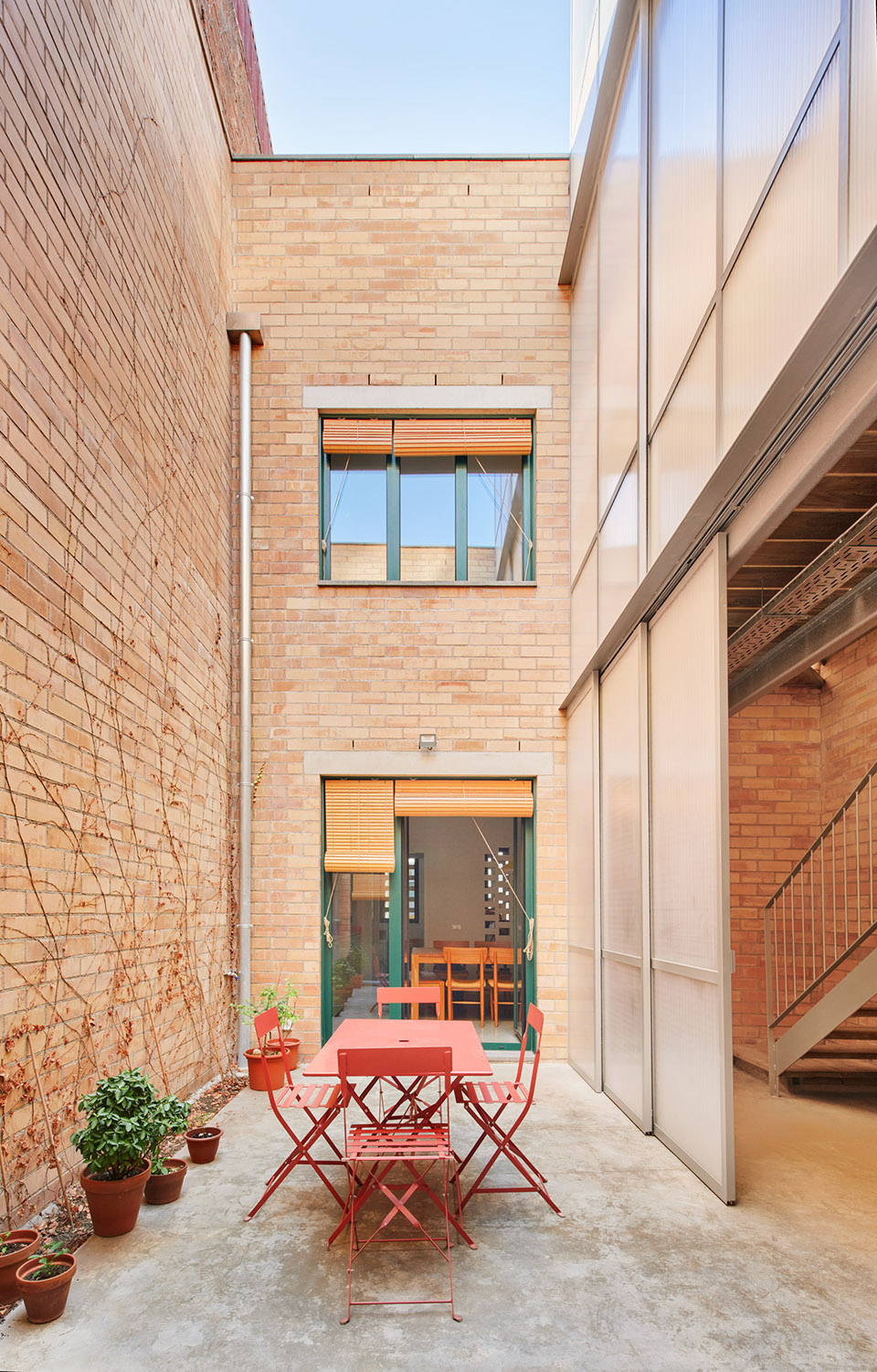 103RAV -New row house in Sabadell by Vallribera Noray Arquitectes - 谷德设计网