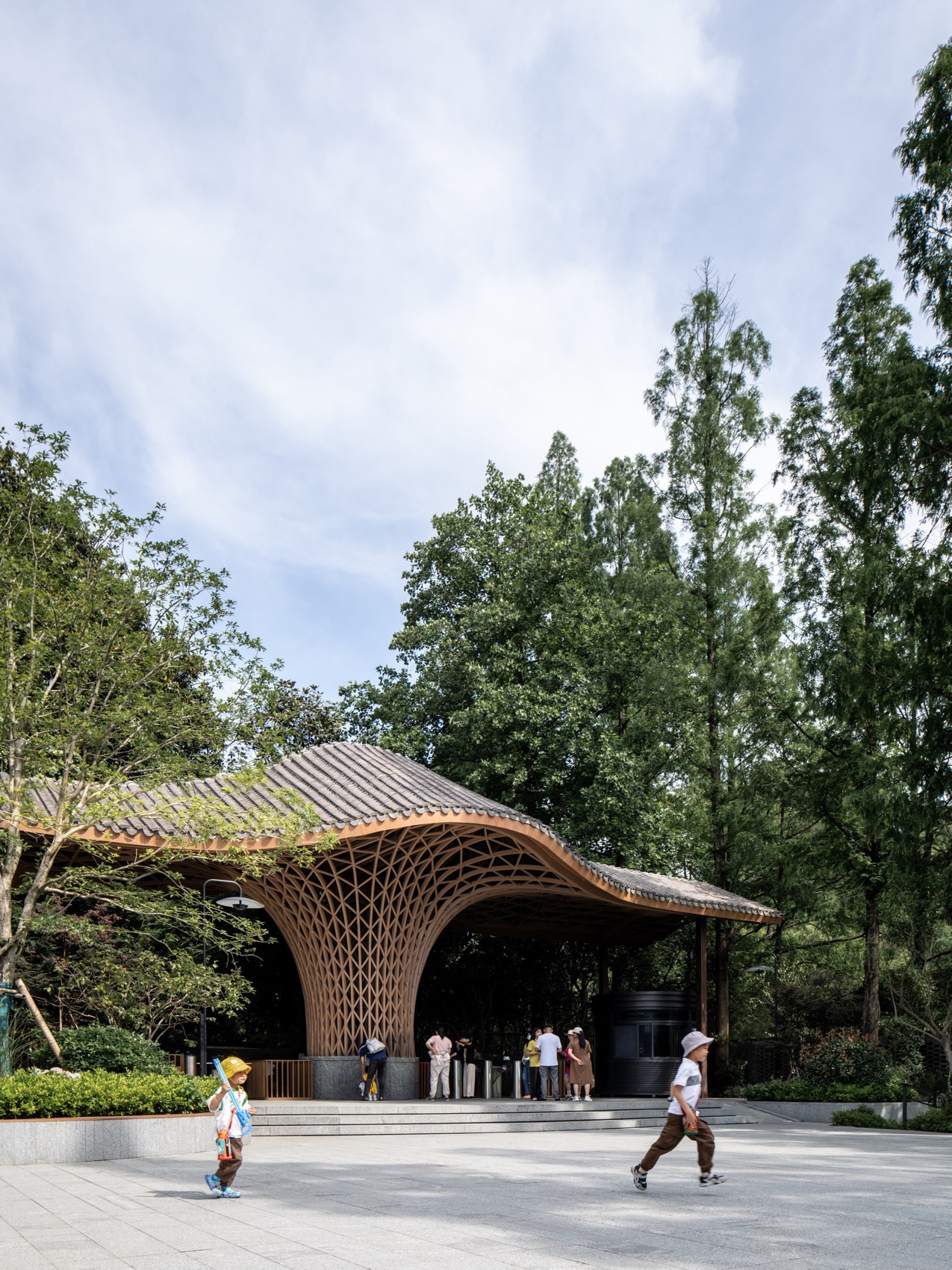 Dongming Mountain Forest Park Visitor Center by GLA design - 谷德设计网