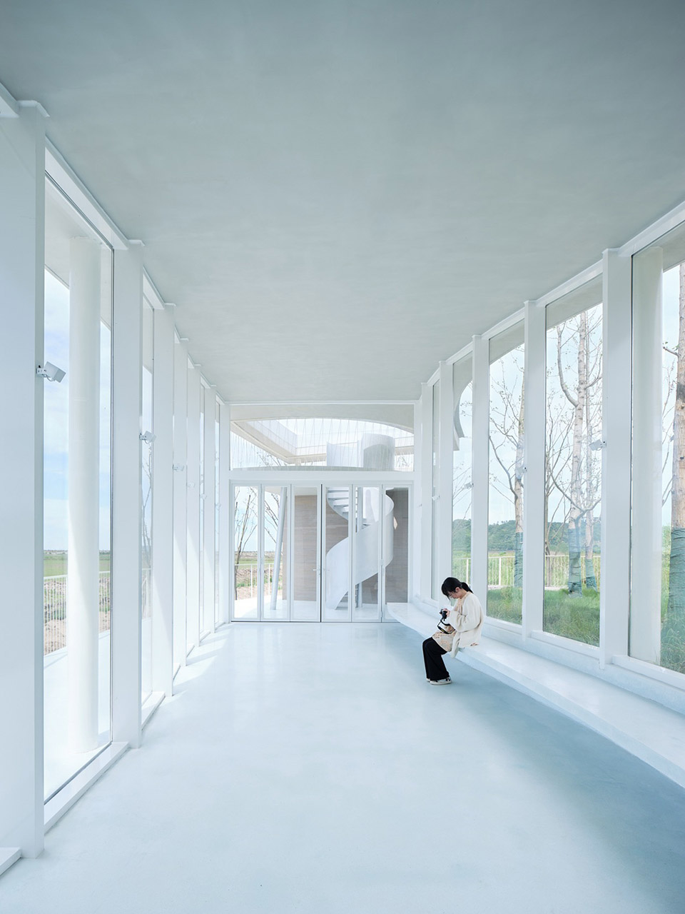 Dongdan Grassland “Sea Ruins” Station by Mur Mur Lab - 谷德设计网