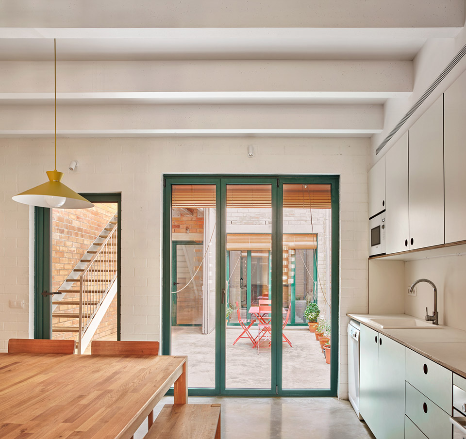 103RAV -New row house in Sabadell by Vallribera Noray Arquitectes - 谷德设计网