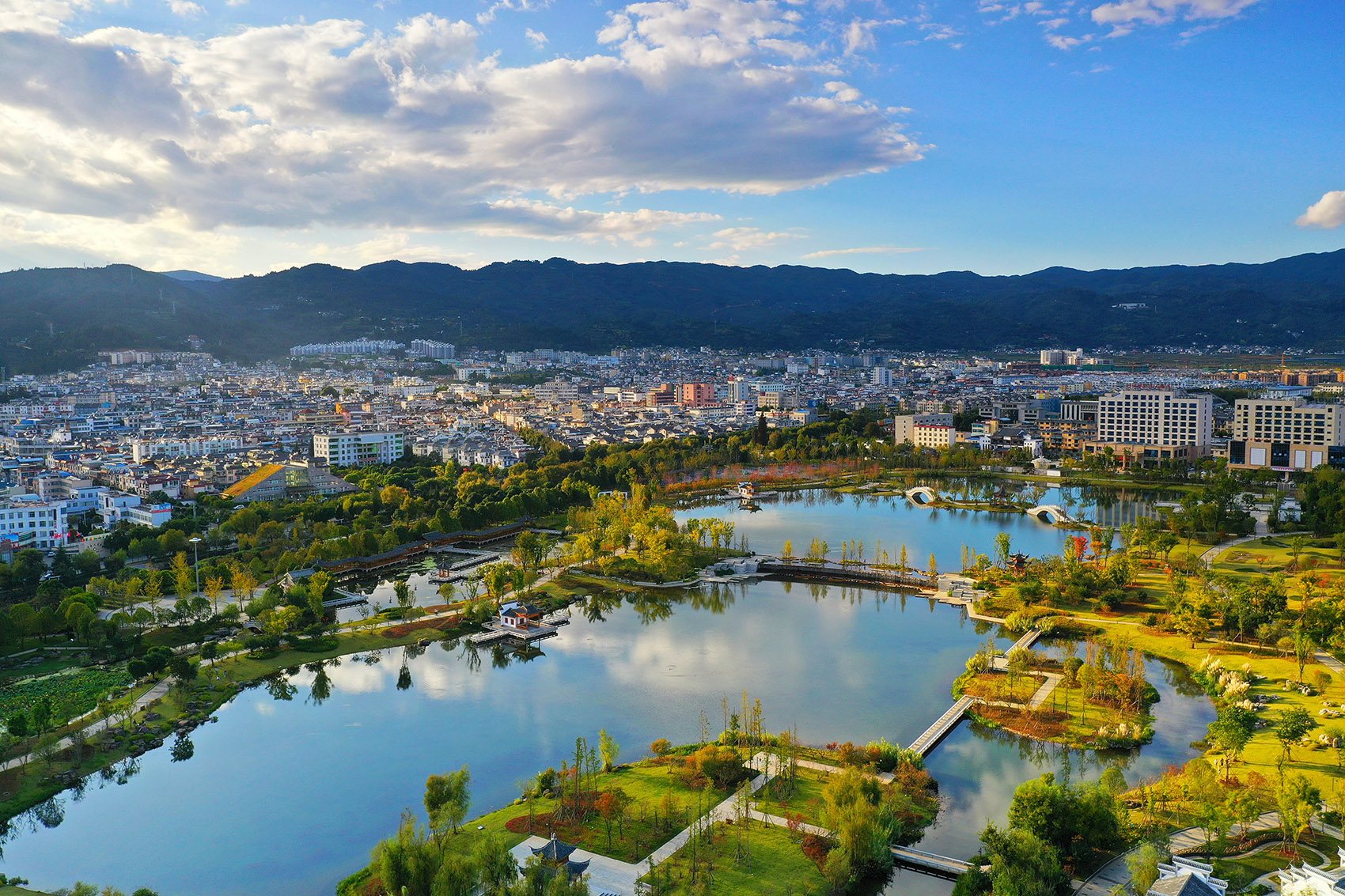 Youdian River Park System in Core Town Area by yǒu Landscape - 谷德设计网