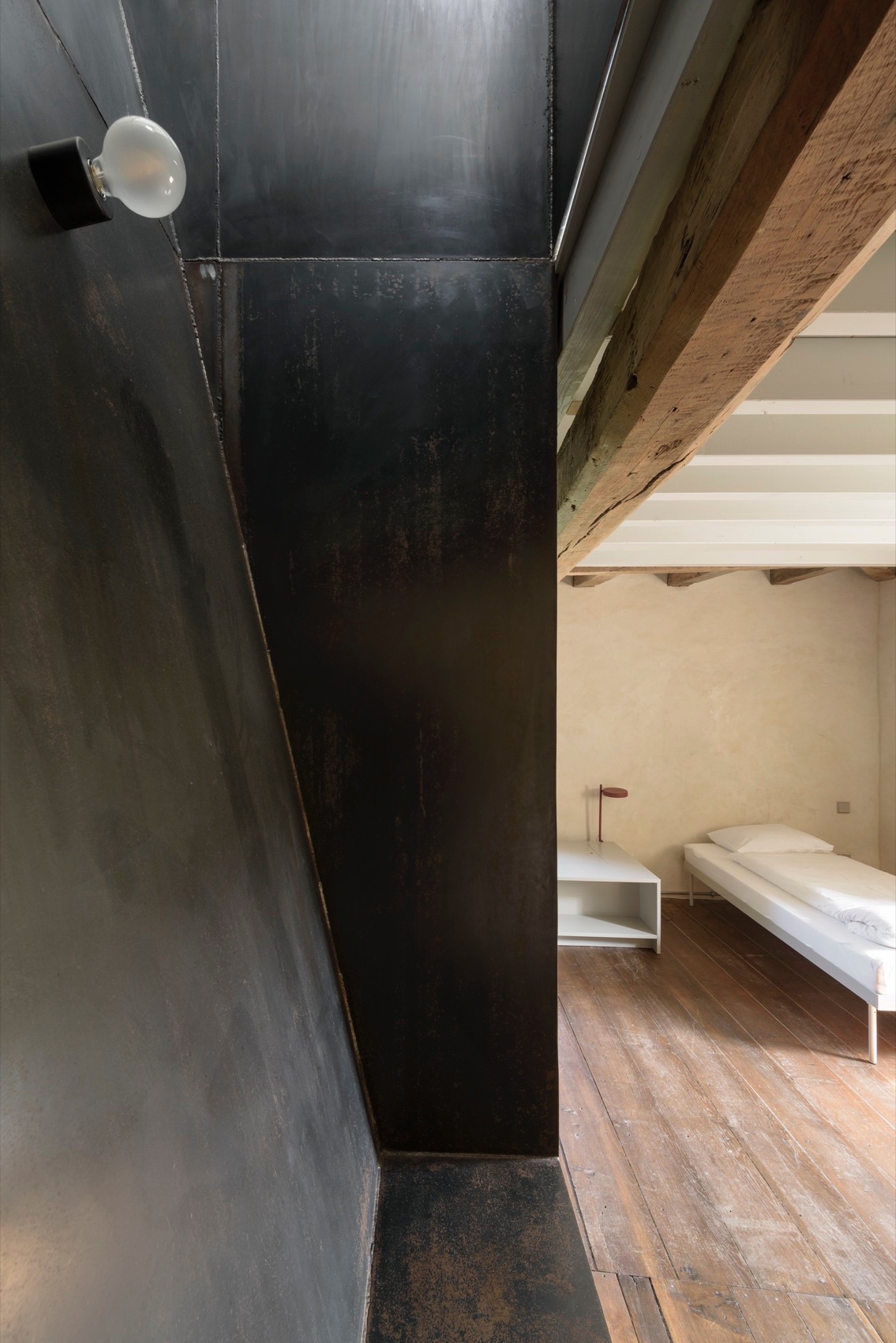 ower ower lodge in listed tower by 2001 TBSI & Elementar - 谷德设计网