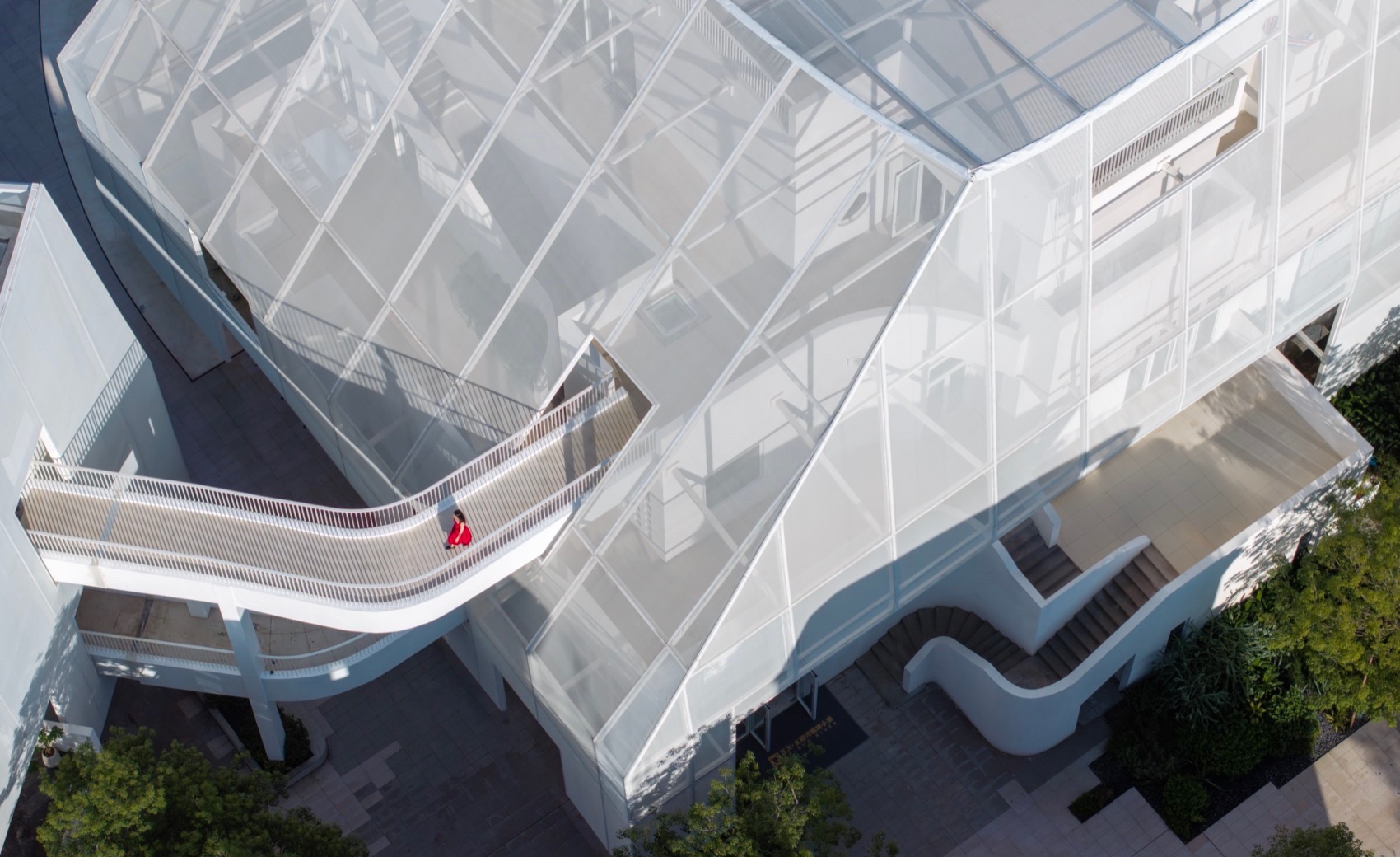 Flickering Peak CP·SUN RIVER Art Gallery by Wutopia Lab - 谷德设计网