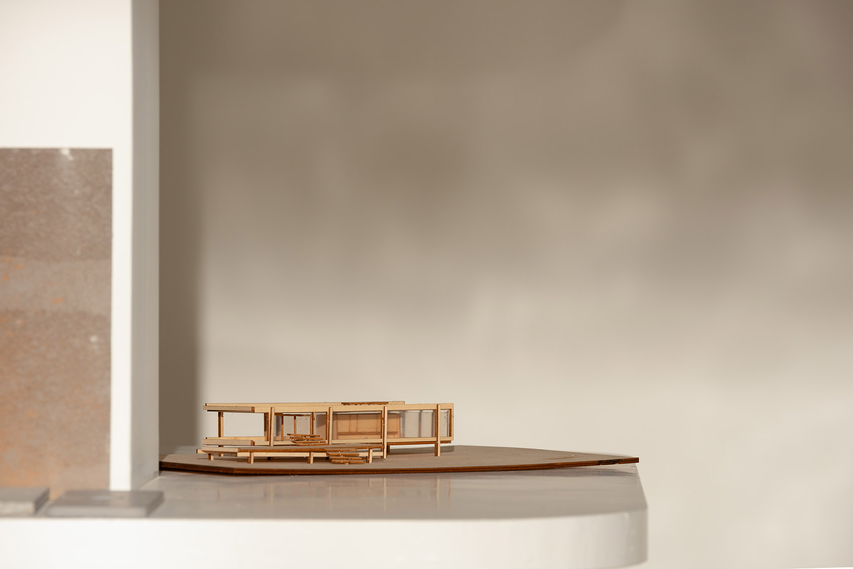 Mirror coffee Shop by Nanjing Ziquan Architectural Design Consultant Co ...