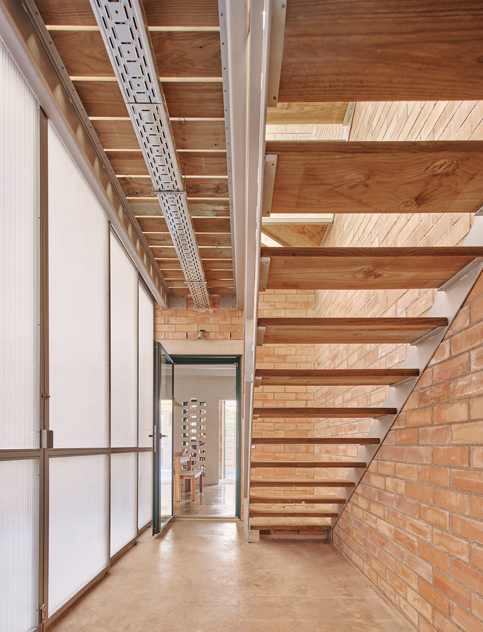 103RAV -New row house in Sabadell by Vallribera Noray Arquitectes - 谷德设计网