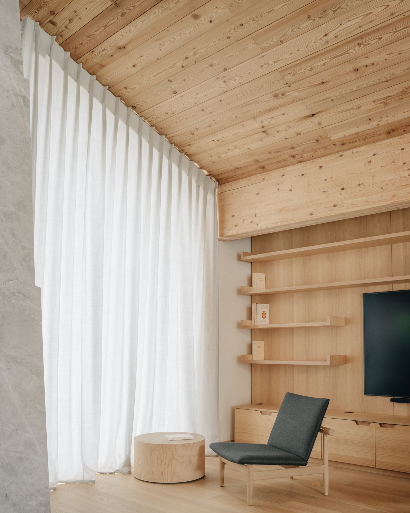 Mountain House IV by Studio Razavi Architecture - 谷德设计网