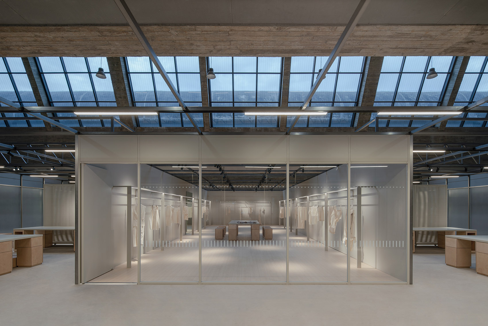 Permanent Exhibition Hall of the School of Fashion Design by MAS - 谷德设计网